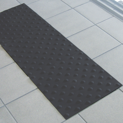 Dalle podotactile 450 x 412 mm DV10 TPU - DINAC Noir | Leroy Merlin