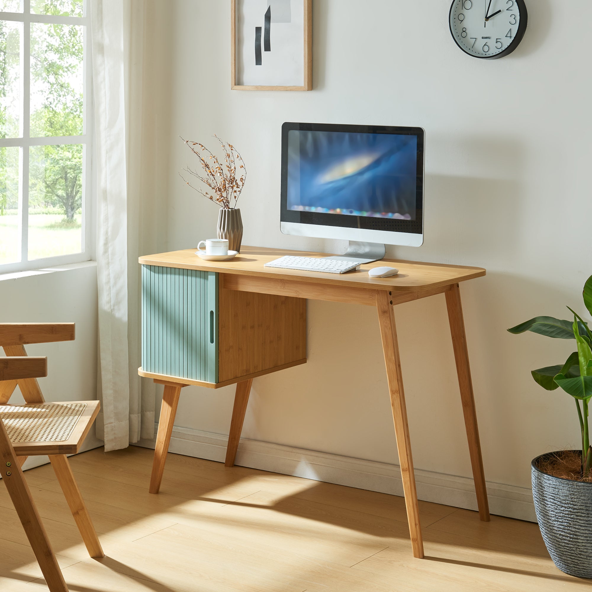 Bureau Tysvær bambou 75 x 105 x 48 cm naturel bleu [en.casa] | Leroy Merlin