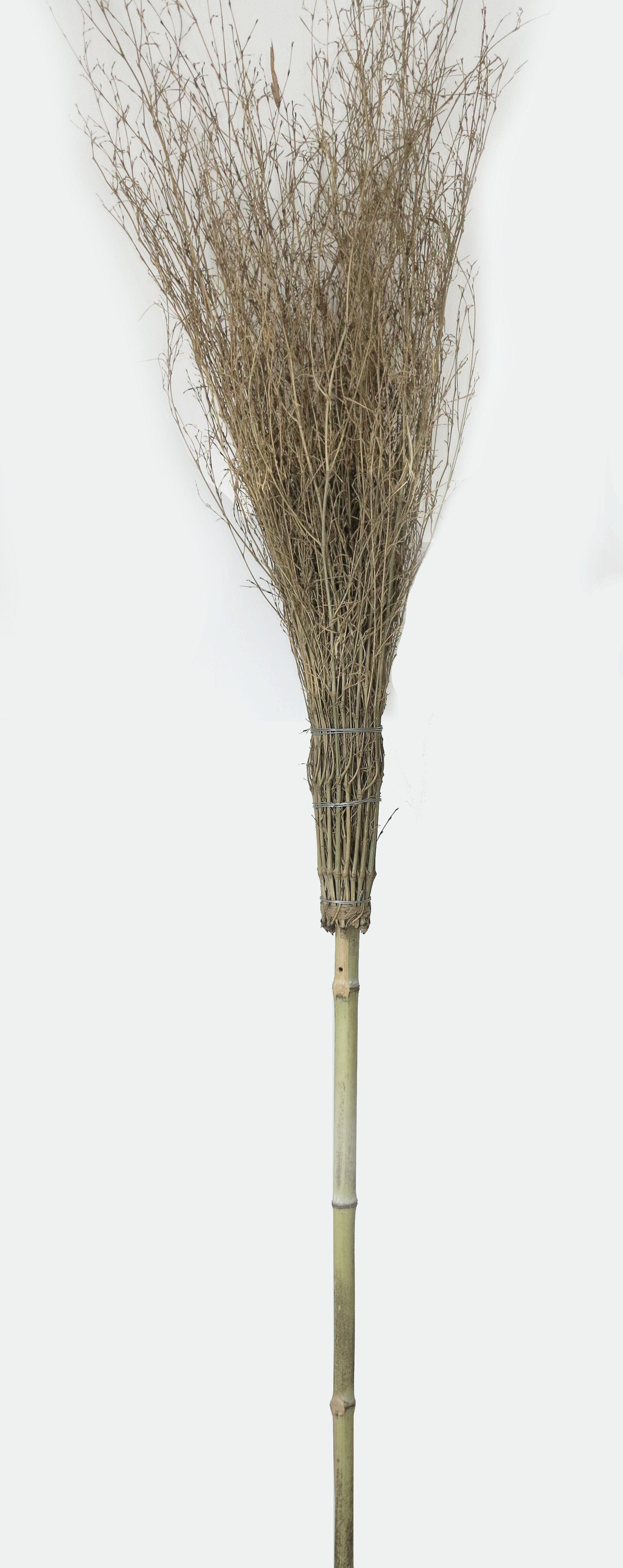 ESCOBA DE BAMBÚ 210 CM 18 RAMAS IMPORTACIÓN | Leroy Merlin