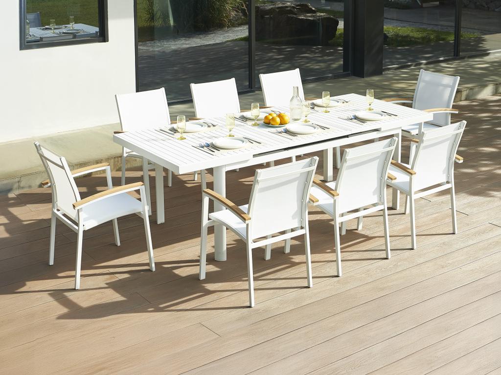 Salle à manger de jardin en aluminium : une table extensible L.180/240cm et 8 fauteuils ...