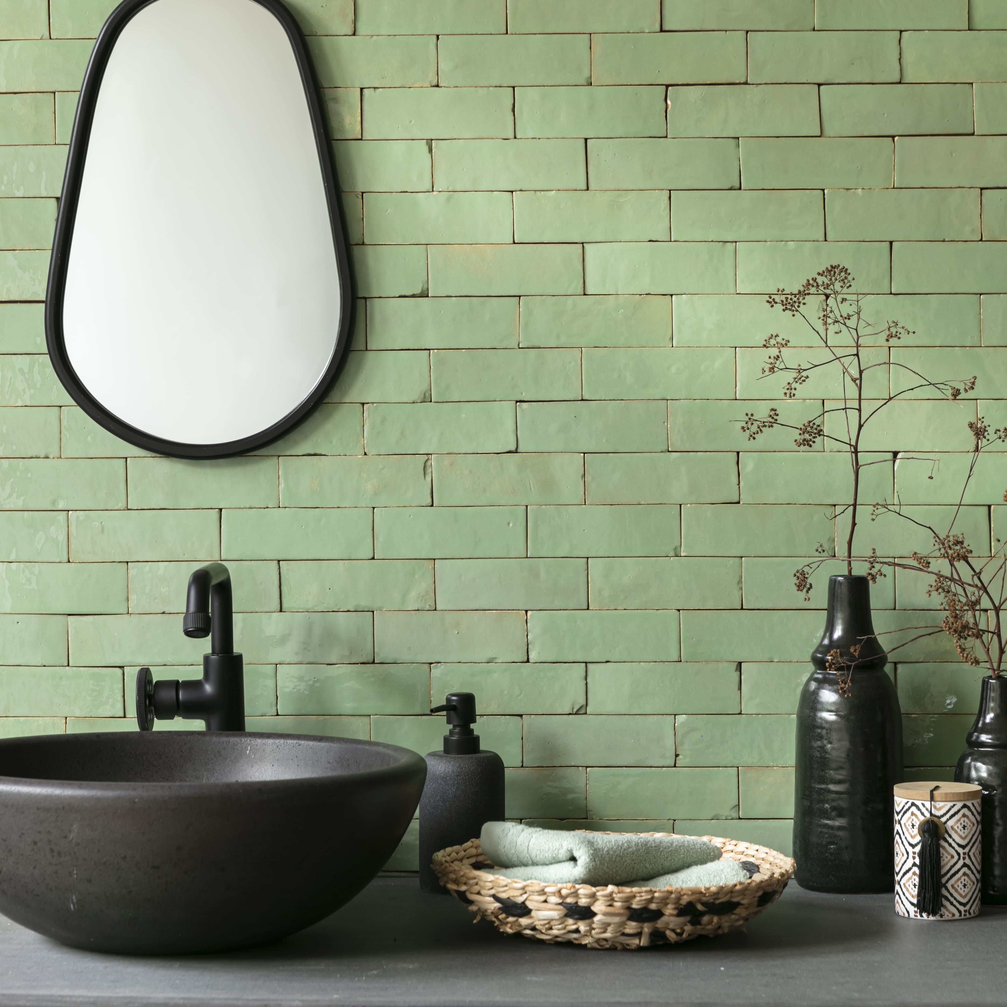 Zellige Marocain Artisanal Véritable - Vert Amande 5x15 cm - Terre ...