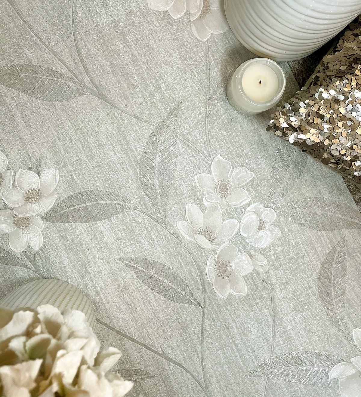 Papel pintado de flores blancas fondo efecto textil en relieve tonos ...