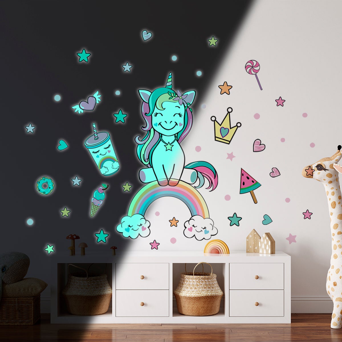 Sticker phosphorescent lumineux - LICORNE REINE DES FRIANDISES ...
