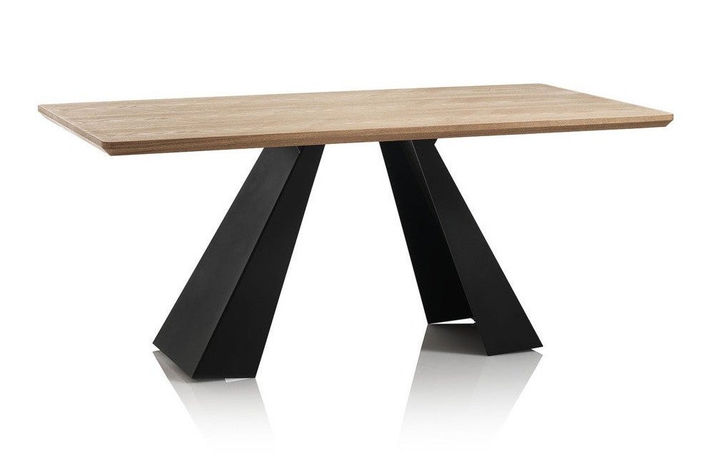 Table à manger bois chêne clair et pieds métal noir Mel L 180cm | Leroy ...