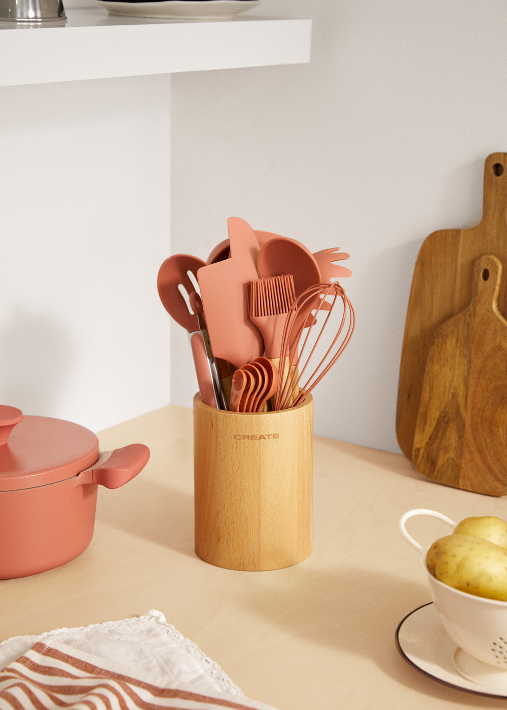 CREATE - KITCHENWARE STUDIO - Utensiles de cuisine en silicone et bois ...