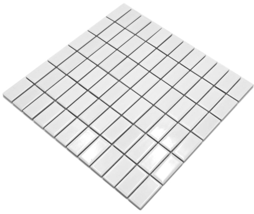 Azulejos de mosaico cerámico blanco liso y brillante con efecto de ...