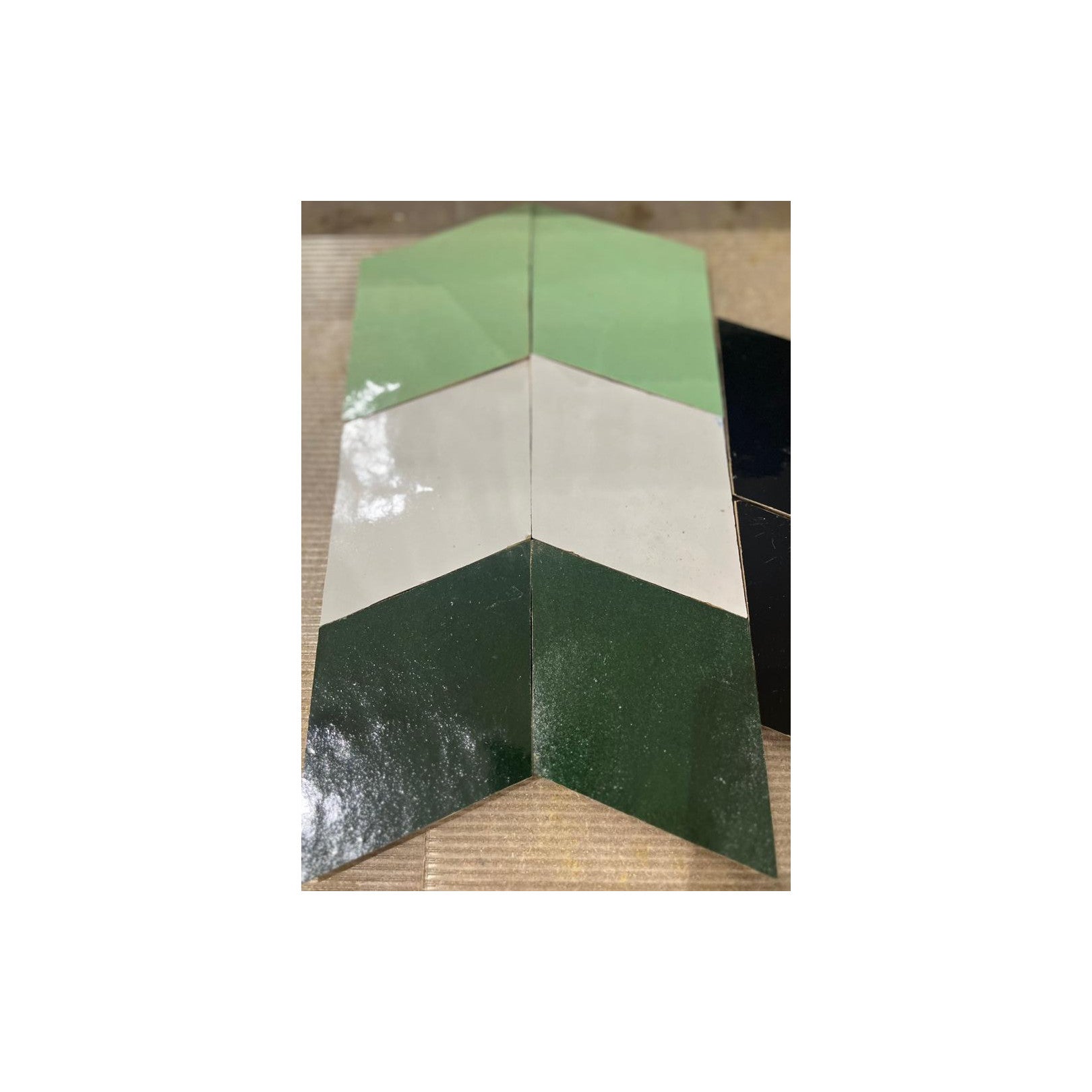 Zellige Marocain traditionnel couleur : Vert profond - 46 - format ...