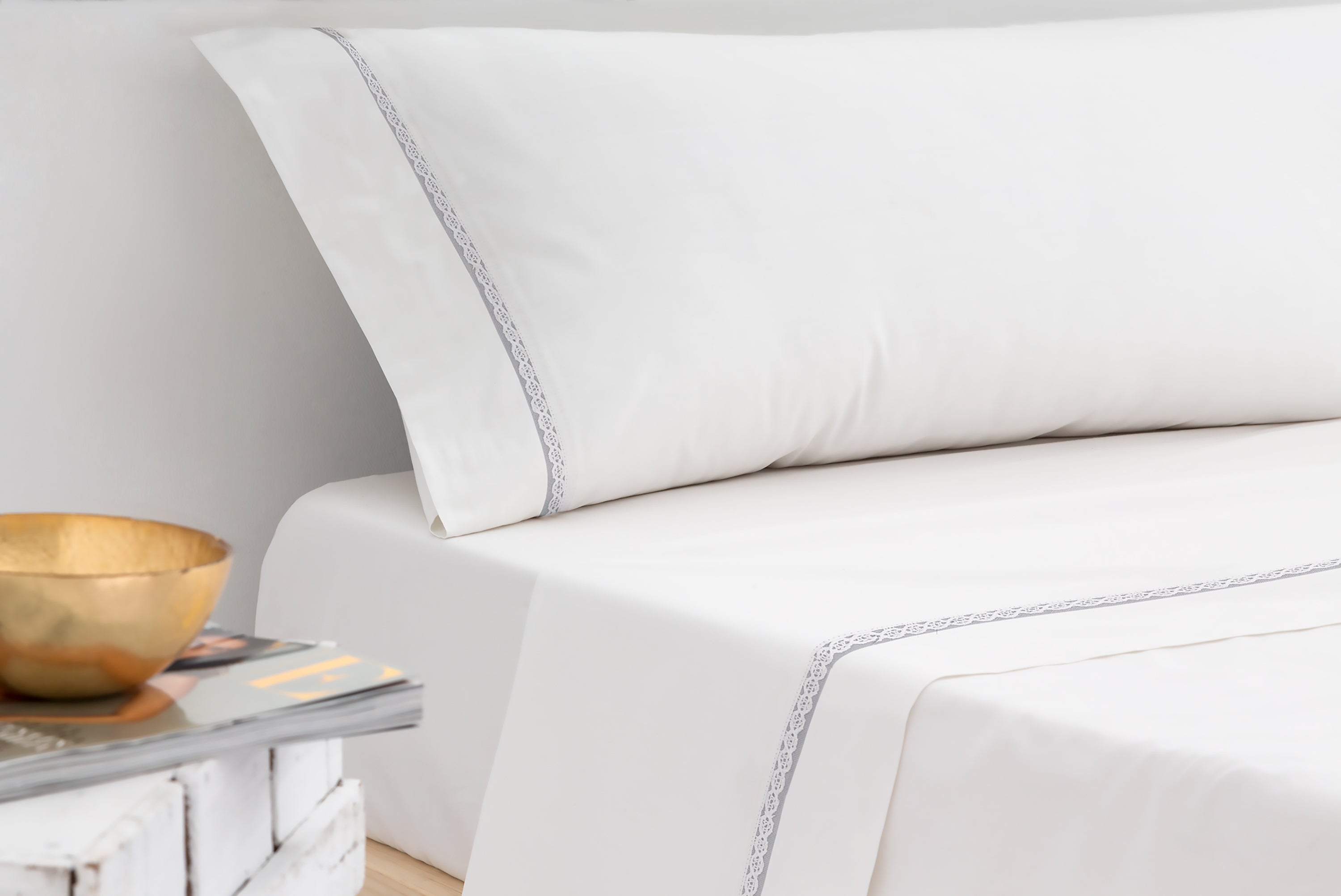 Ensemble de draps unis 4 pièces Nancy 100 % coton. Lit 180 cm Gris ...