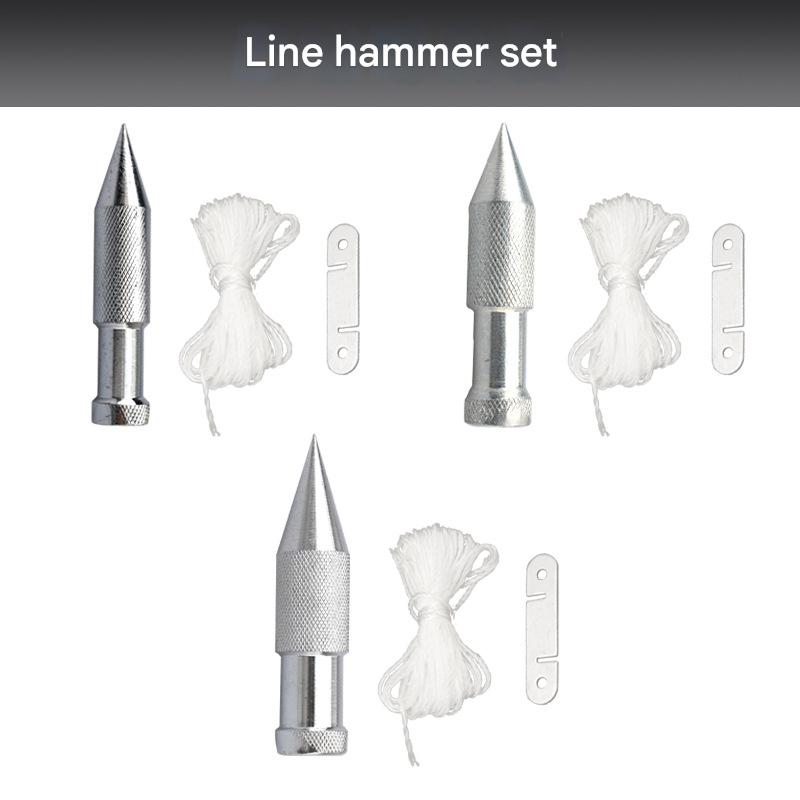 Un ensemble de trois fils à plomb (grand, moyen et petit), outils de ...