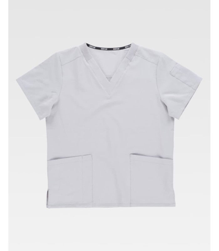 Casaca de manga corta con tejido elástico. Cuello a pico con elástico ...