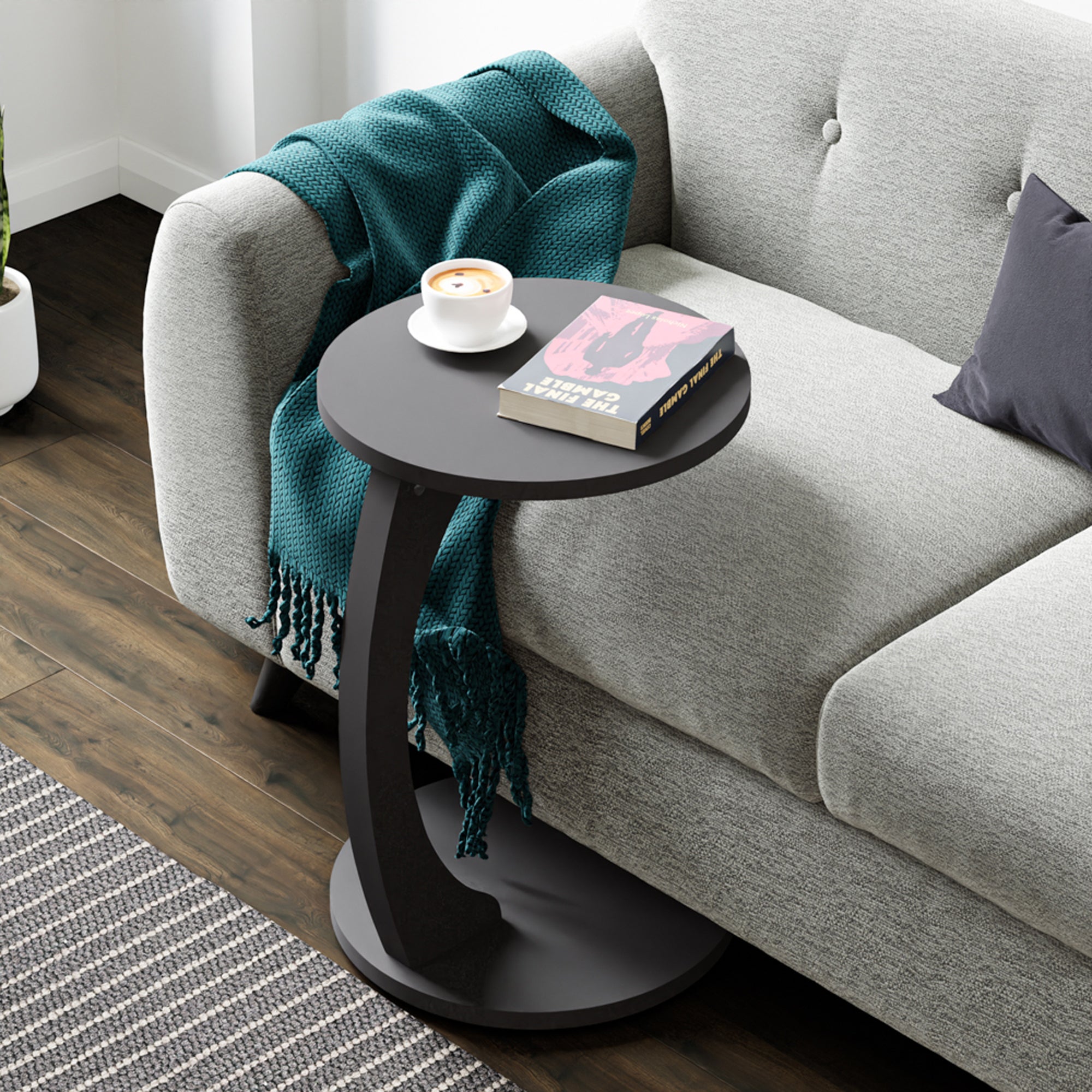 Table d’appoint Holeby ronde à roulettes gris [en.casa] | Leroy Merlin