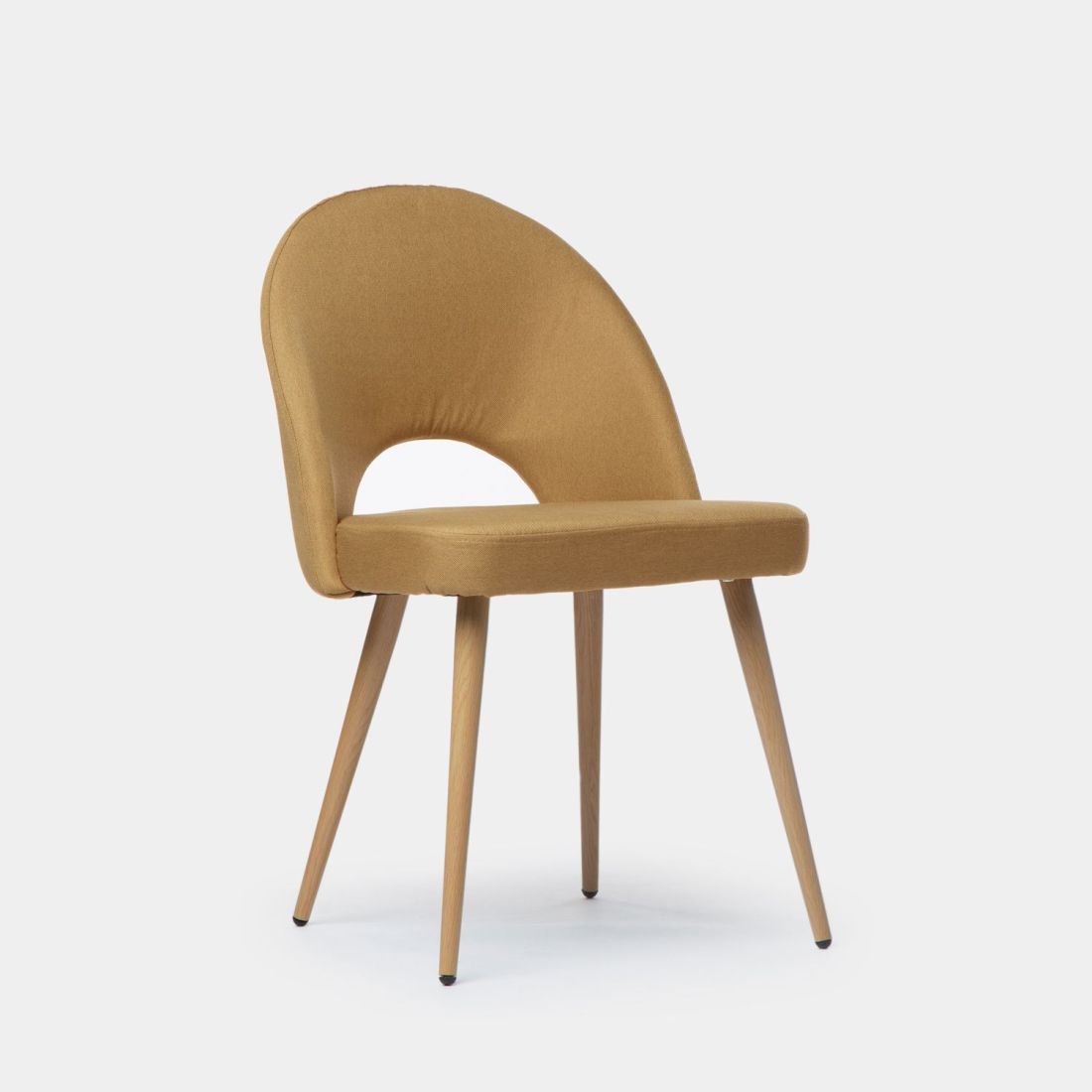 Chaise de salle à manger rembourrée moutarde avec pied naturel Blair ...