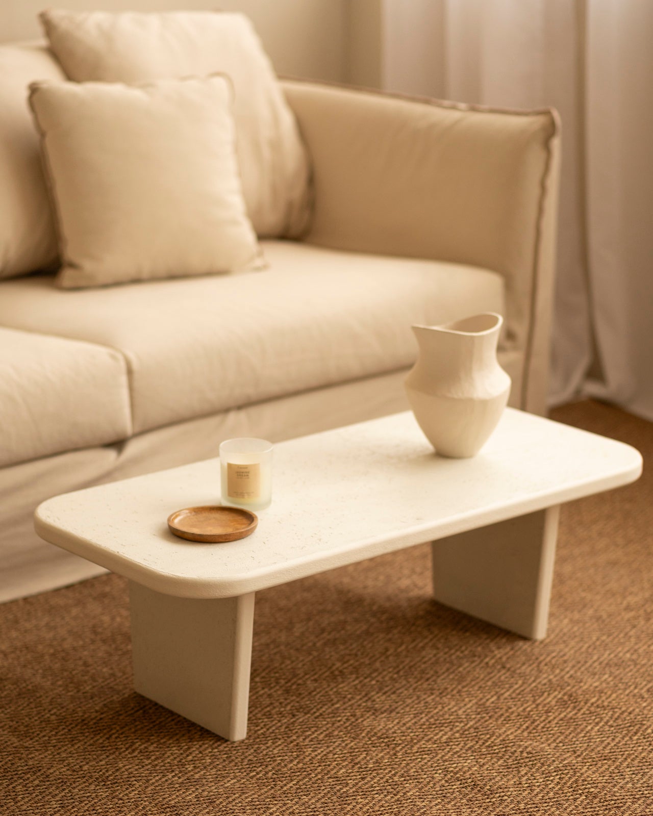 Mesa de centro de rectangular de microcemento Decowood con dos patas en ...