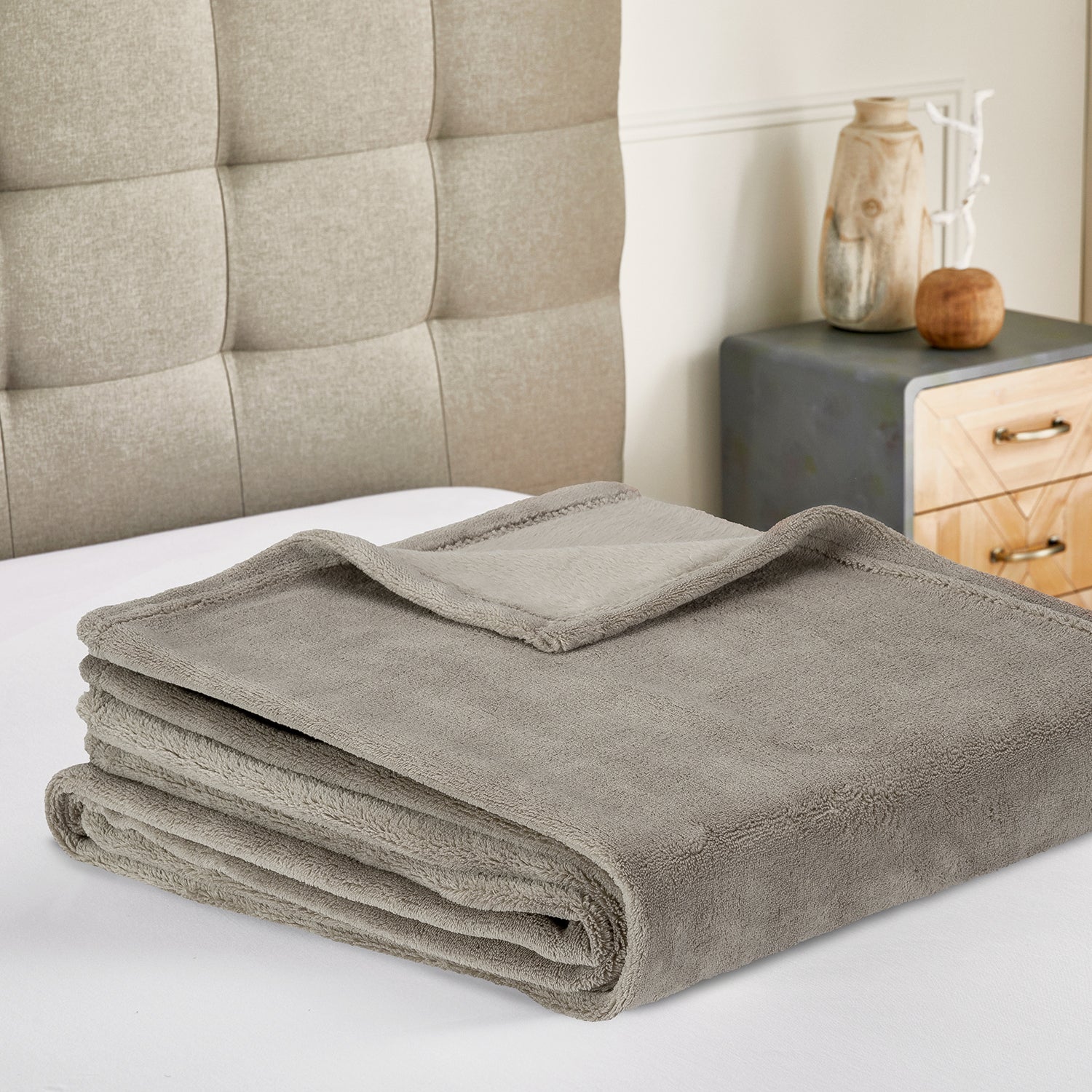 Manta plaid lisa de terciopelo 150x200cm Pikolin Home | Leroy Merlin