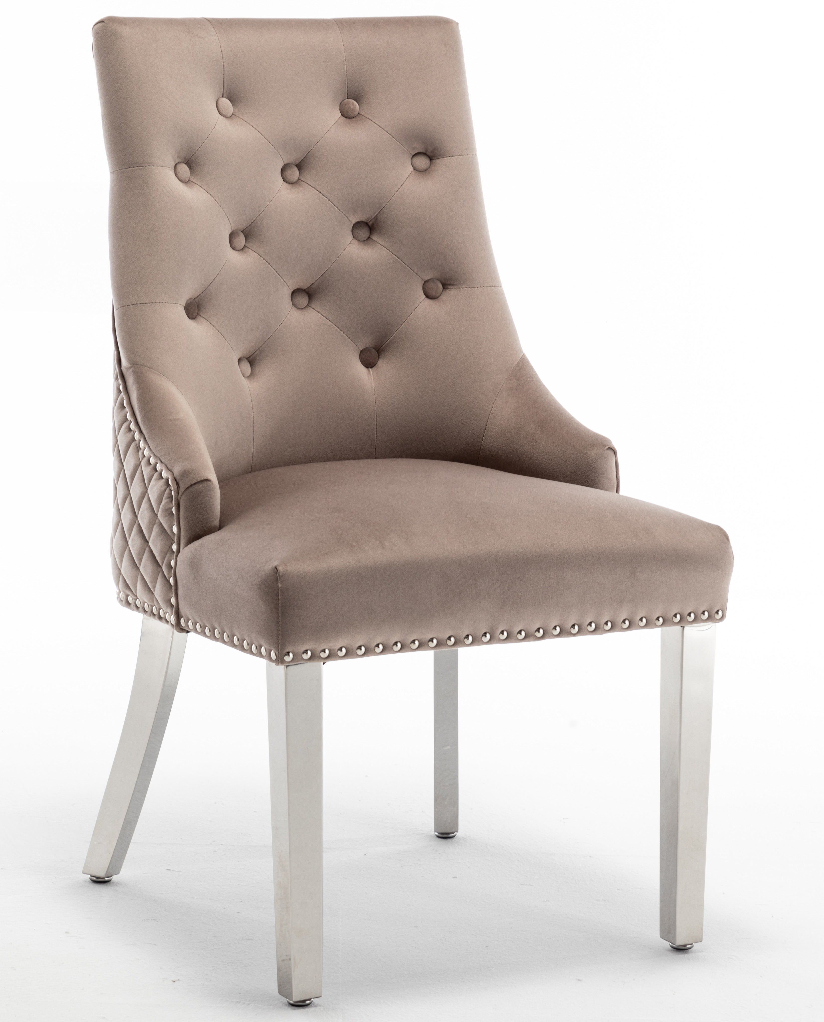 Chaise capitonnée velours avec anneau d'un lion au dos et pieds métal ...