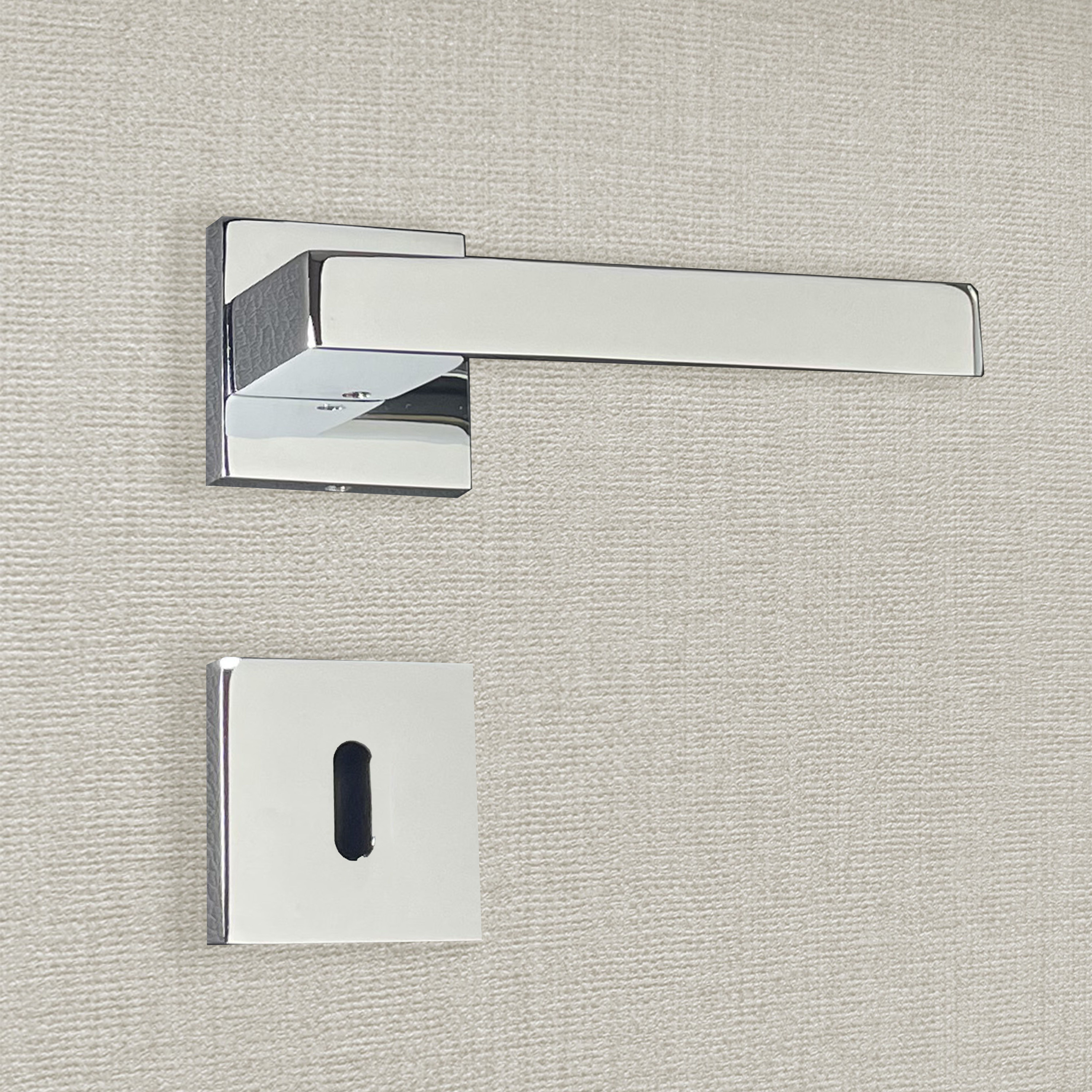 Poignée de porte design à clé finition aspect chrome brillant Alda ...
