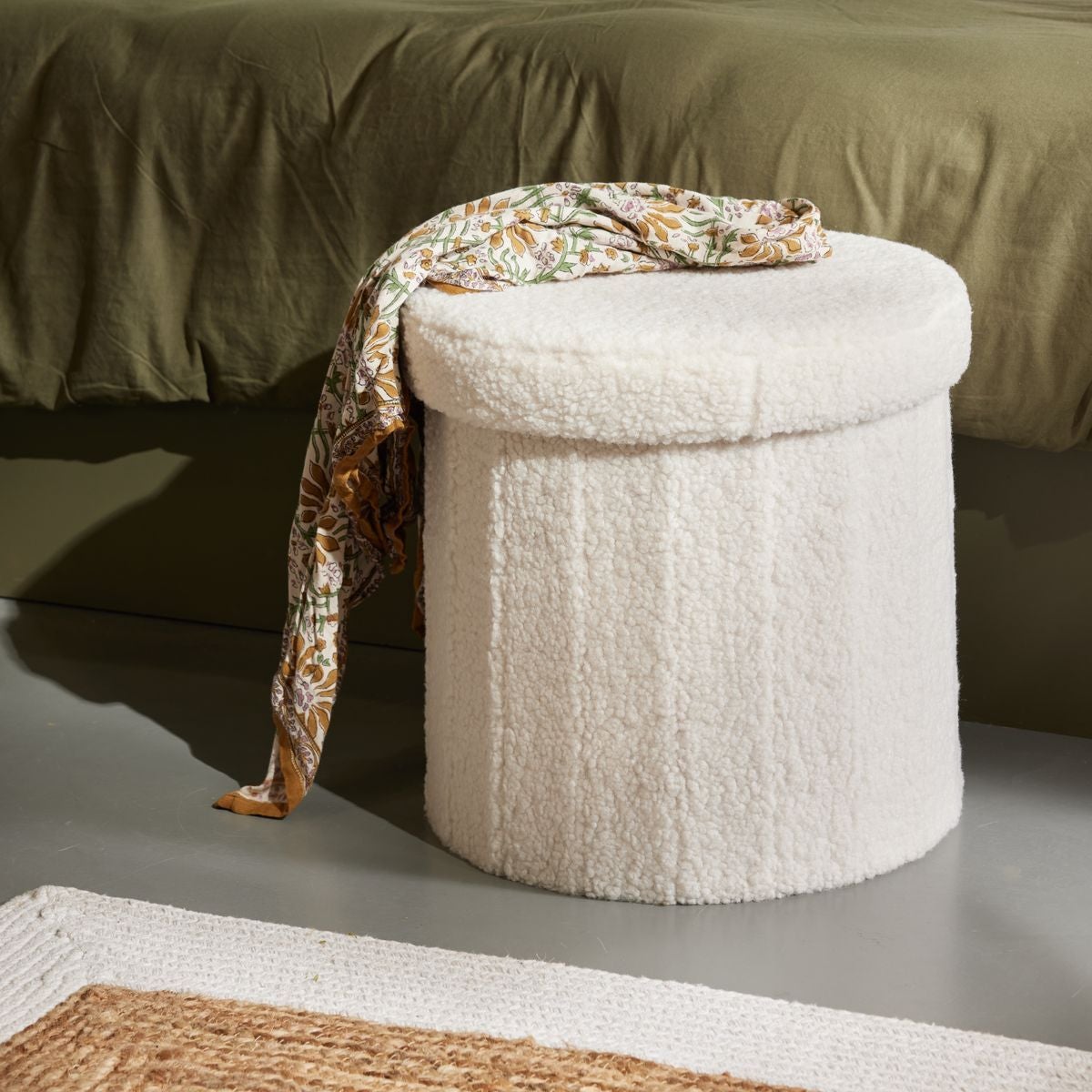Pouf coffre rond en tissu bouclette MOKA | Leroy Merlin