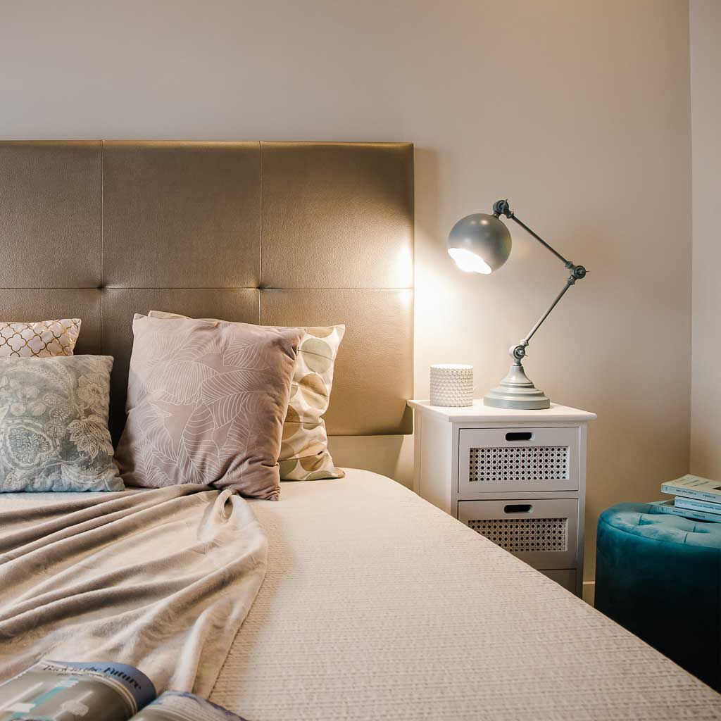 Commode 4 tiroirs en bois laqué blanc et grille | Leroy Merlin