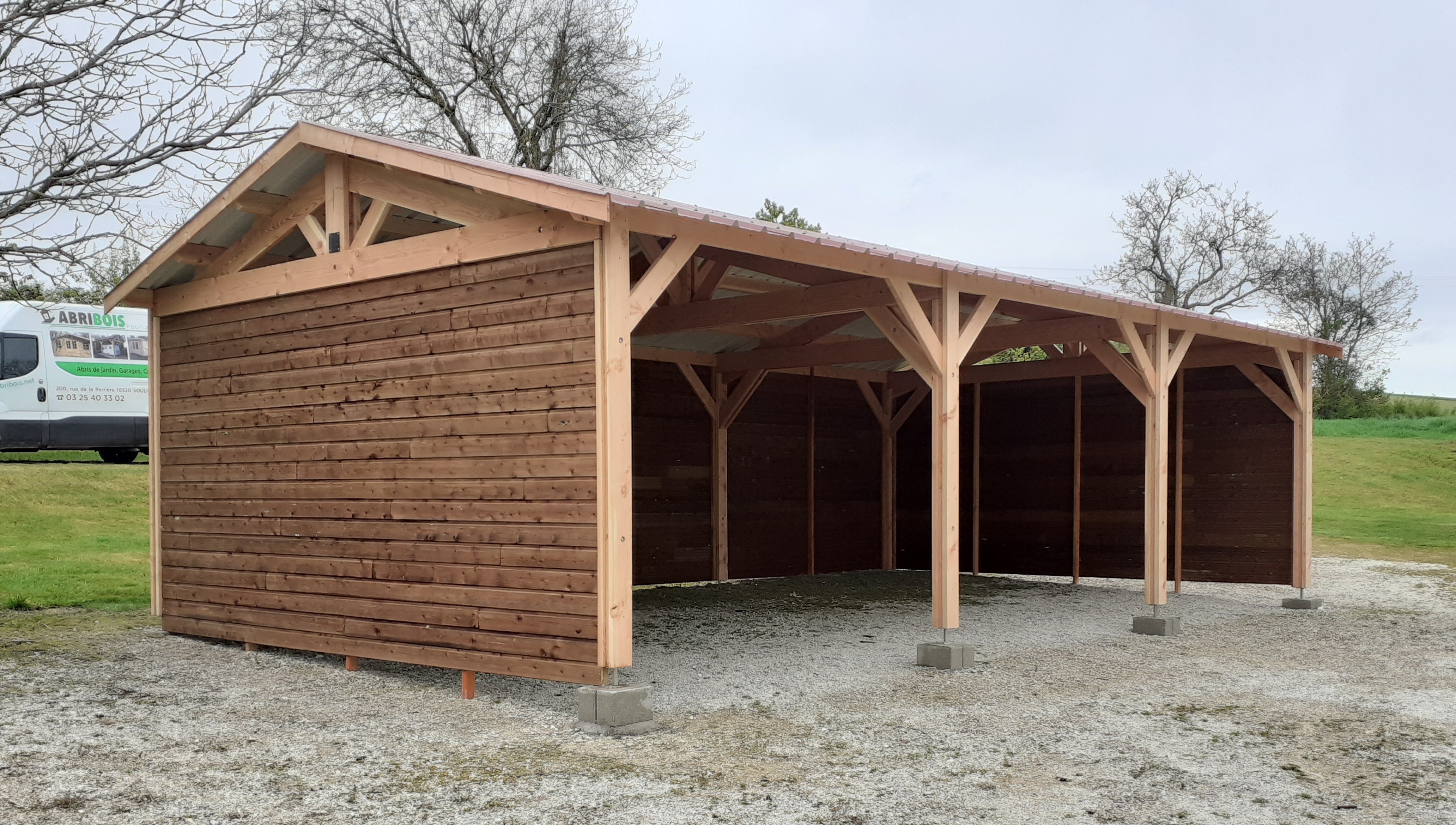 SUR MESURE charpente deux pentes 350 cm x 8 poteaux, bois DOUGLAS ...