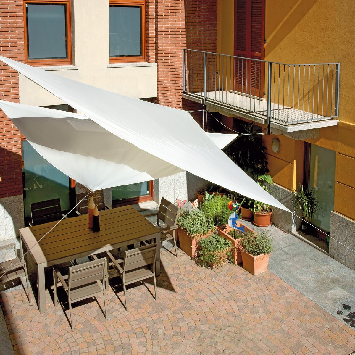 Toldo vela triangular para exterior 5x5x5m Solar | Leroy Merlin