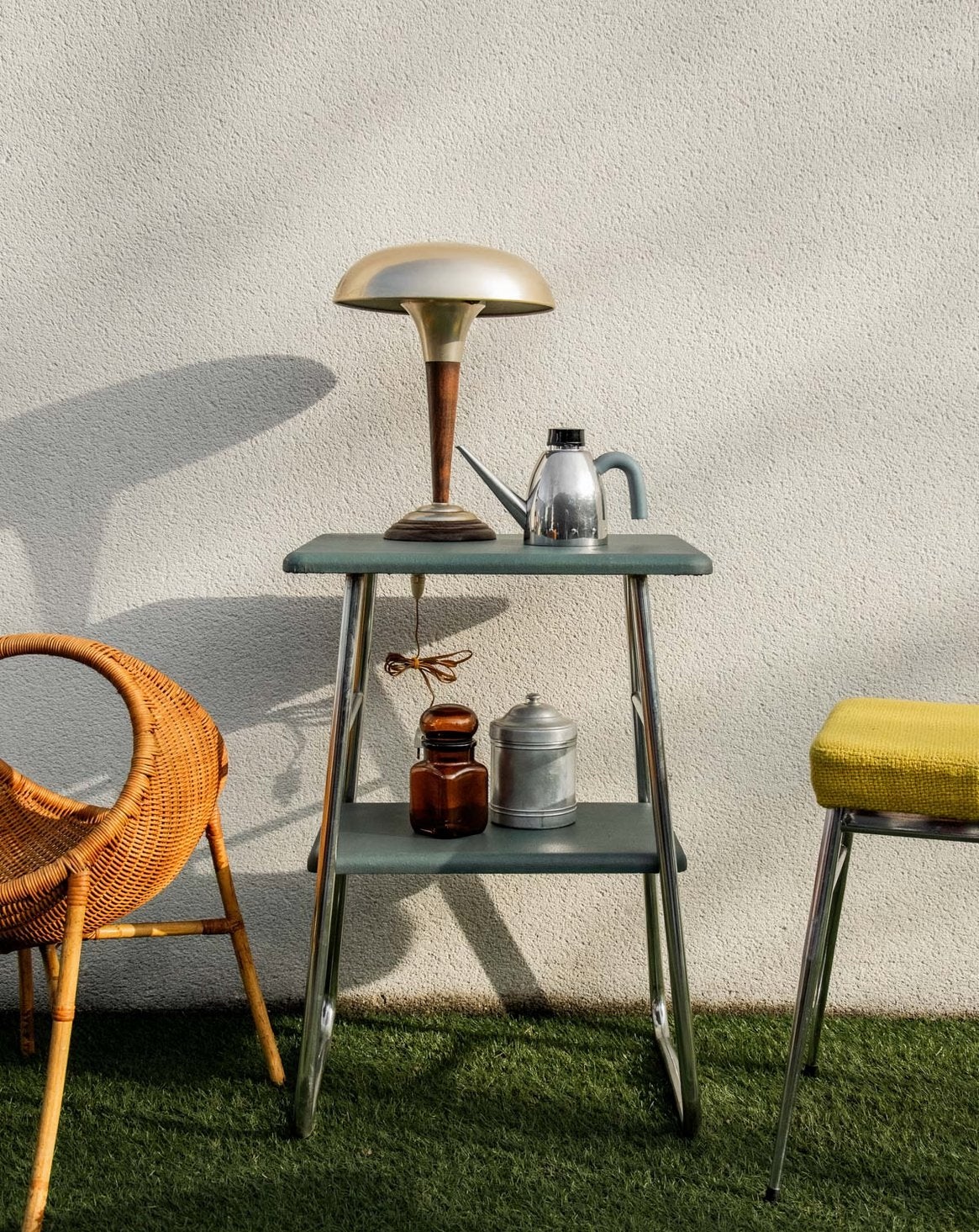 Table d'appoint industrielle en chrome Hanna N°778 - Bon état | Leroy ...