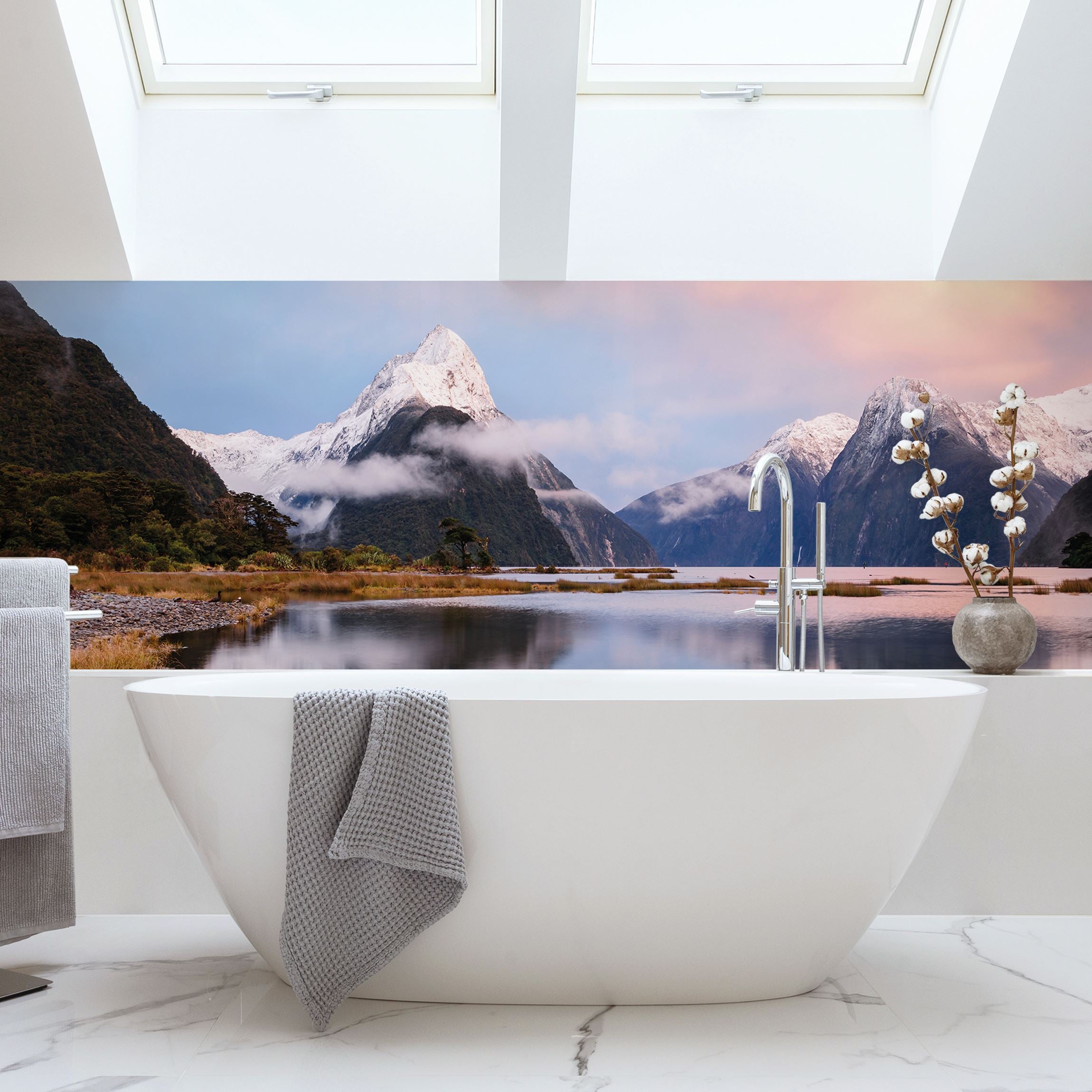 Revestimiento de pared para baño - Mountains At A Stretch Of Water 175 ...