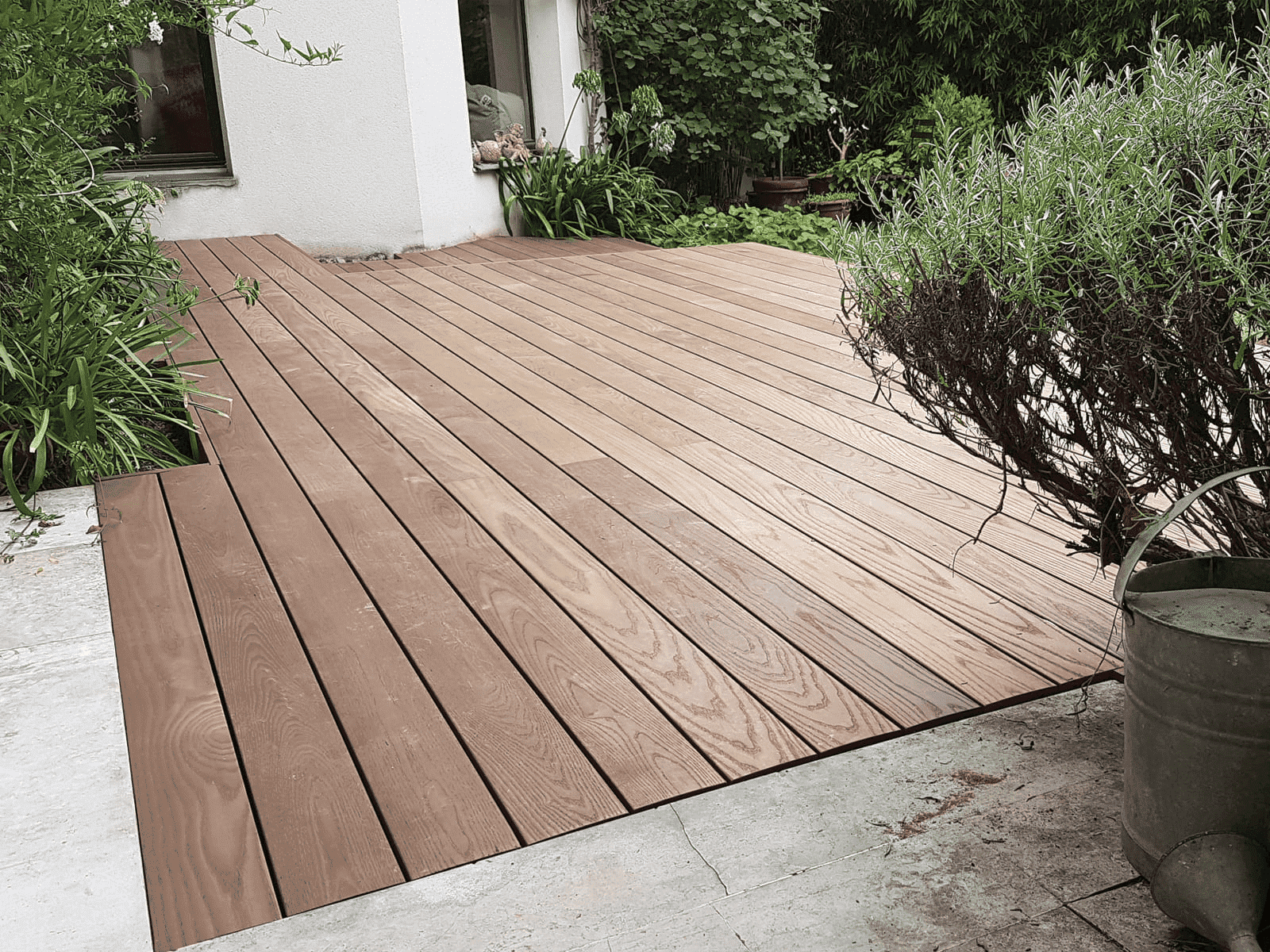 Kit complet de terrasse bois GRAD à clipser - Lames de Thermofrêne FSC ...