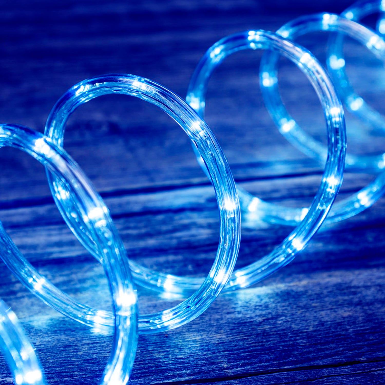 Tuyau lumineux LED bleu 8 mètres. 800x1x1 cm. Couleur bleu DAM | Leroy ...