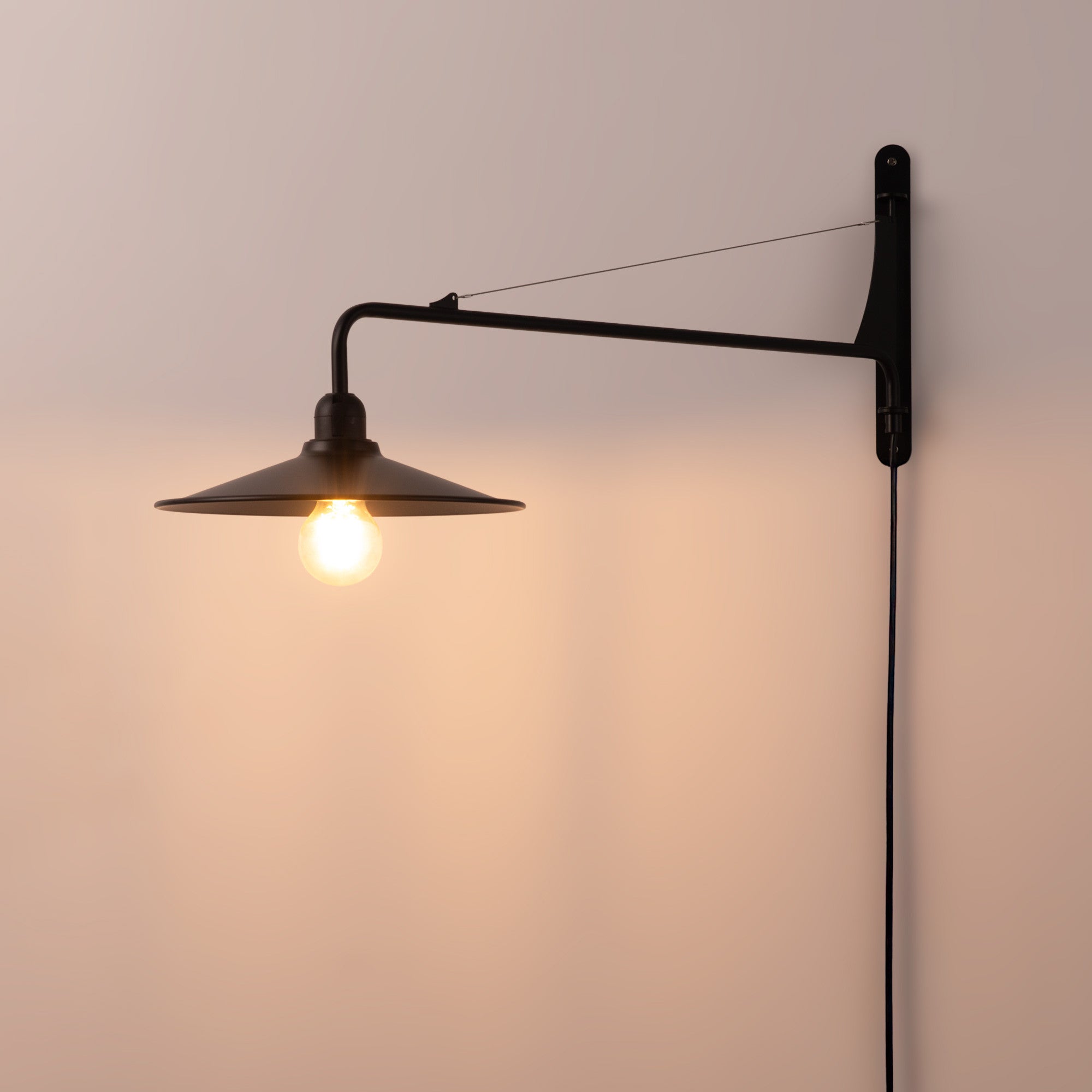 Applique orientable "PETTI" avec cordon et fiche - E27 | Leroy Merlin