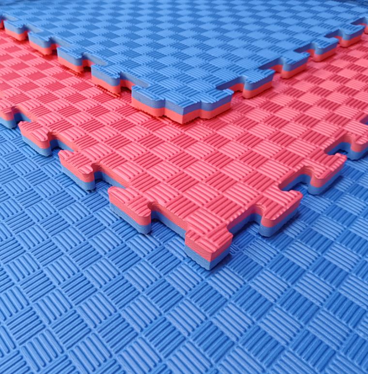 Tatami Puzzle EVA Pack 12/ 1 x 1 x 40mm (Rojo-Azul) | Leroy Merlin