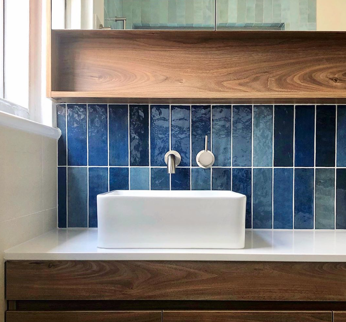 Carrelage mur effet zellige bejmat bleu 6,5x20 cm ARTISAN COLONIAL BLUE ...