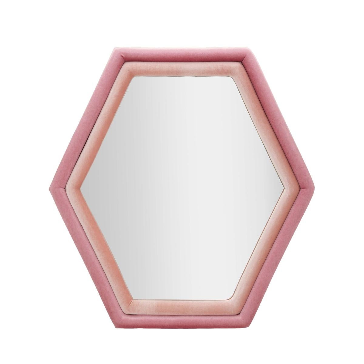 Miroir hexagonal mural moderne avec cadre en velours rose Tony | Leroy ...