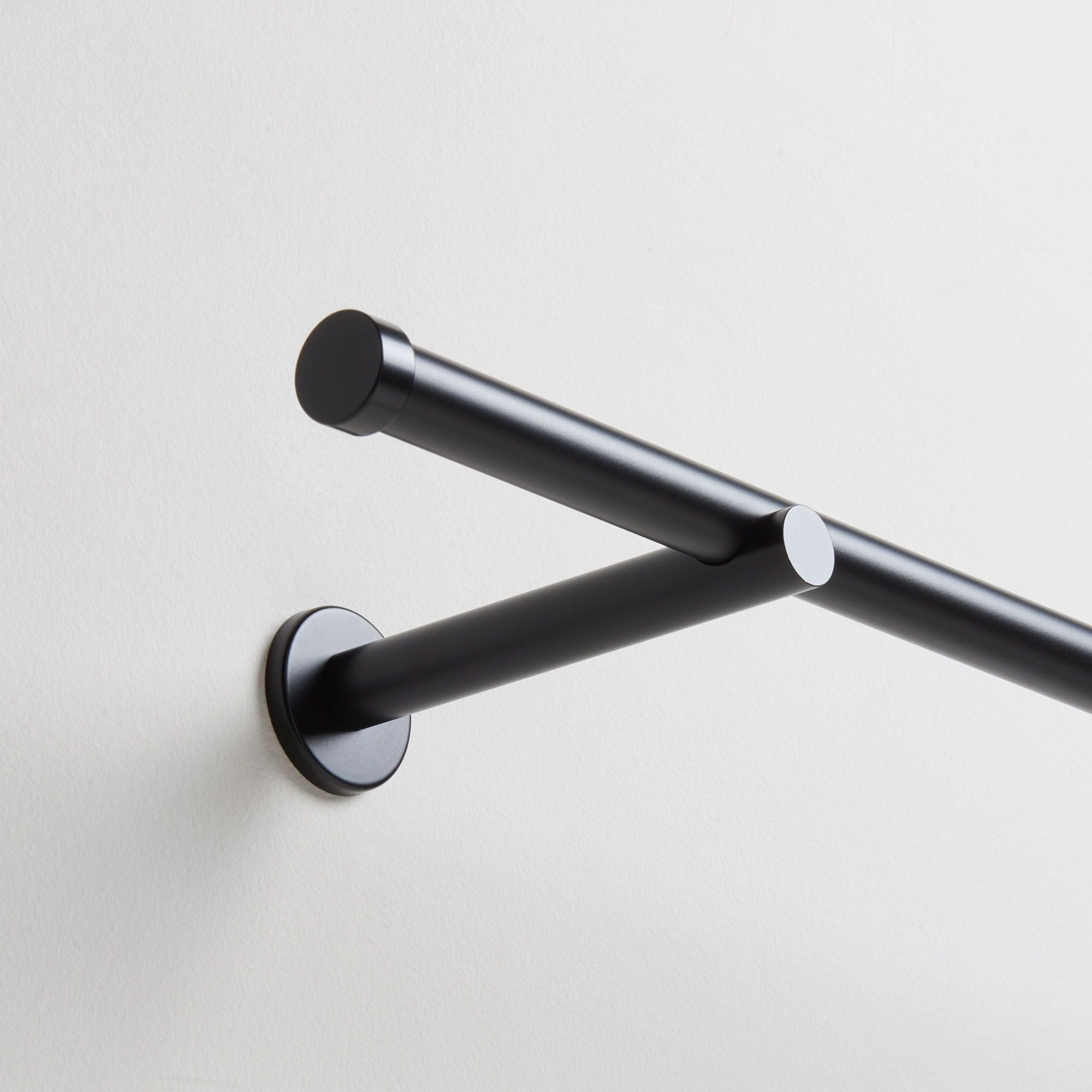 MADURA - Tringle à rideaux Alma Noir Ø1,9x250 cm | Leroy Merlin