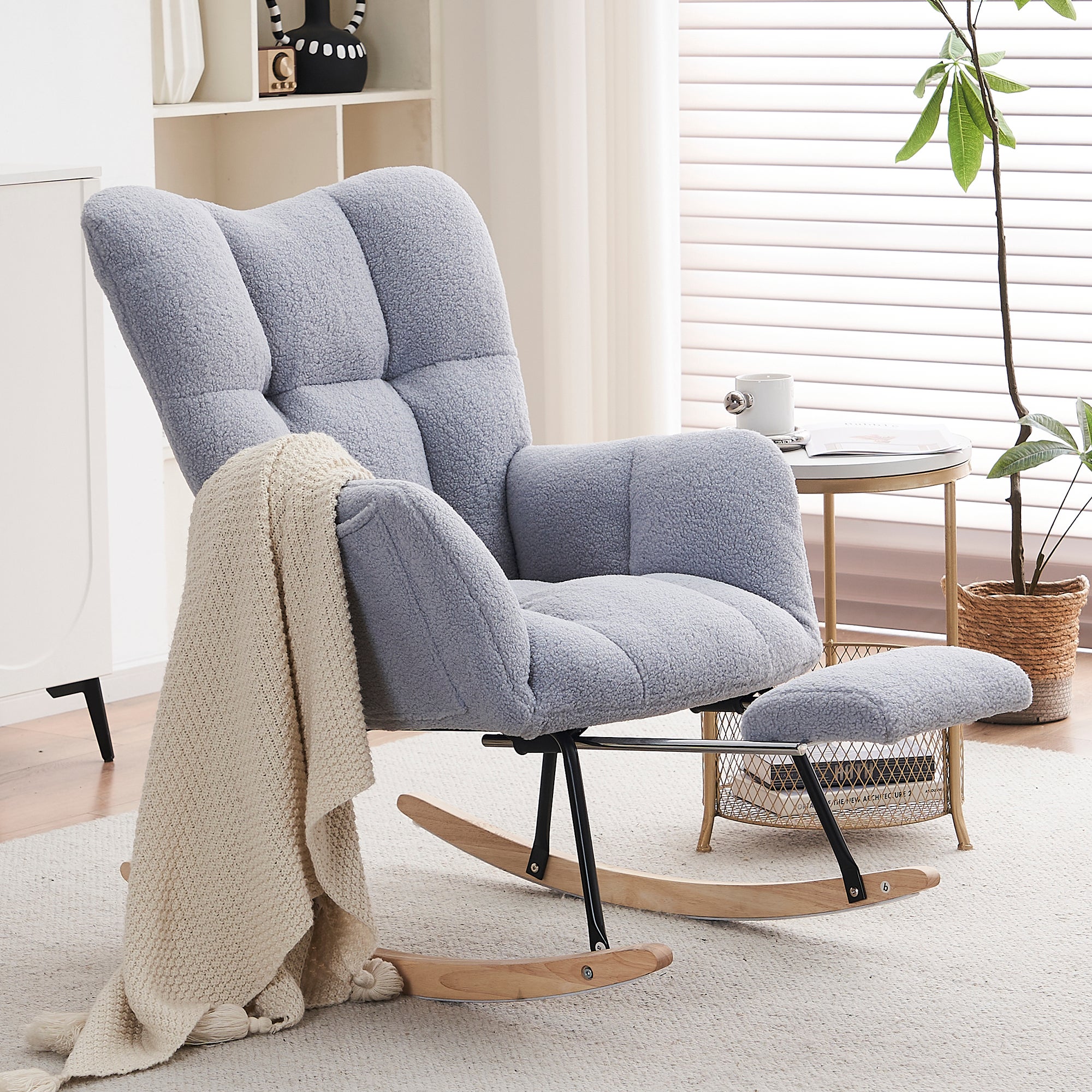 Rocking chair, Fauteuil à bascule capitonnée avec repose-pieds ...