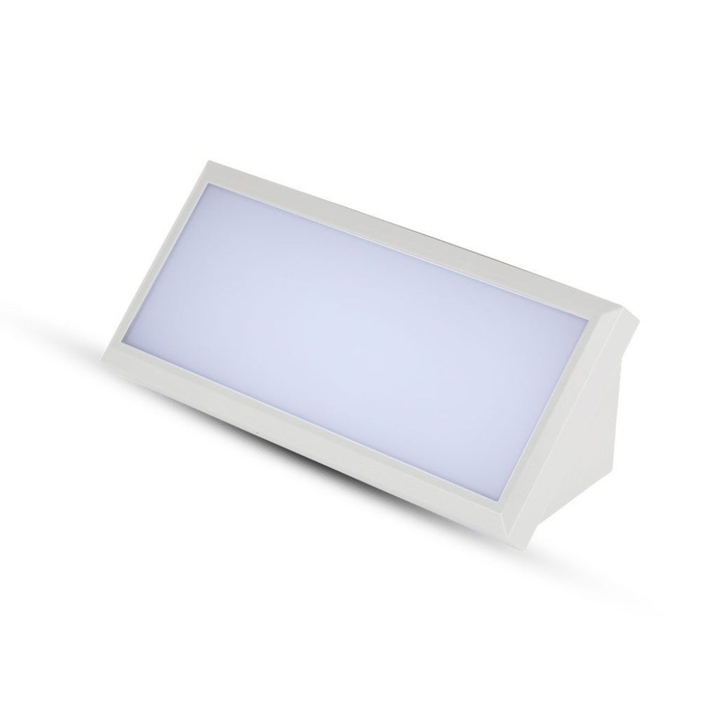 Lampe murale d'angle LED 12W Couleur Blanc 4000K IP65 | Leroy Merlin