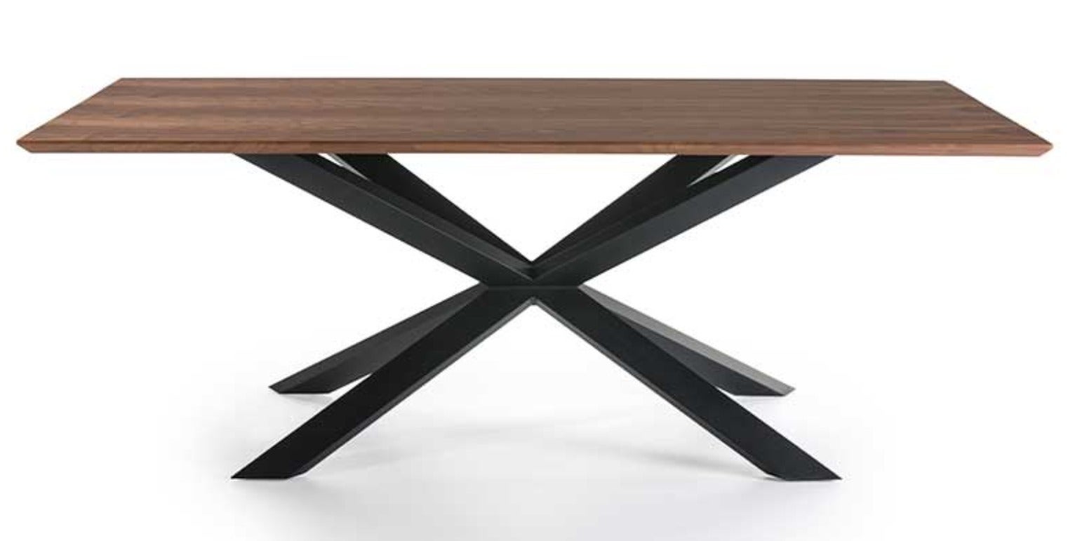 Table à manger bois de noyer et pieds métal noir Toulika 200cm | Leroy ...