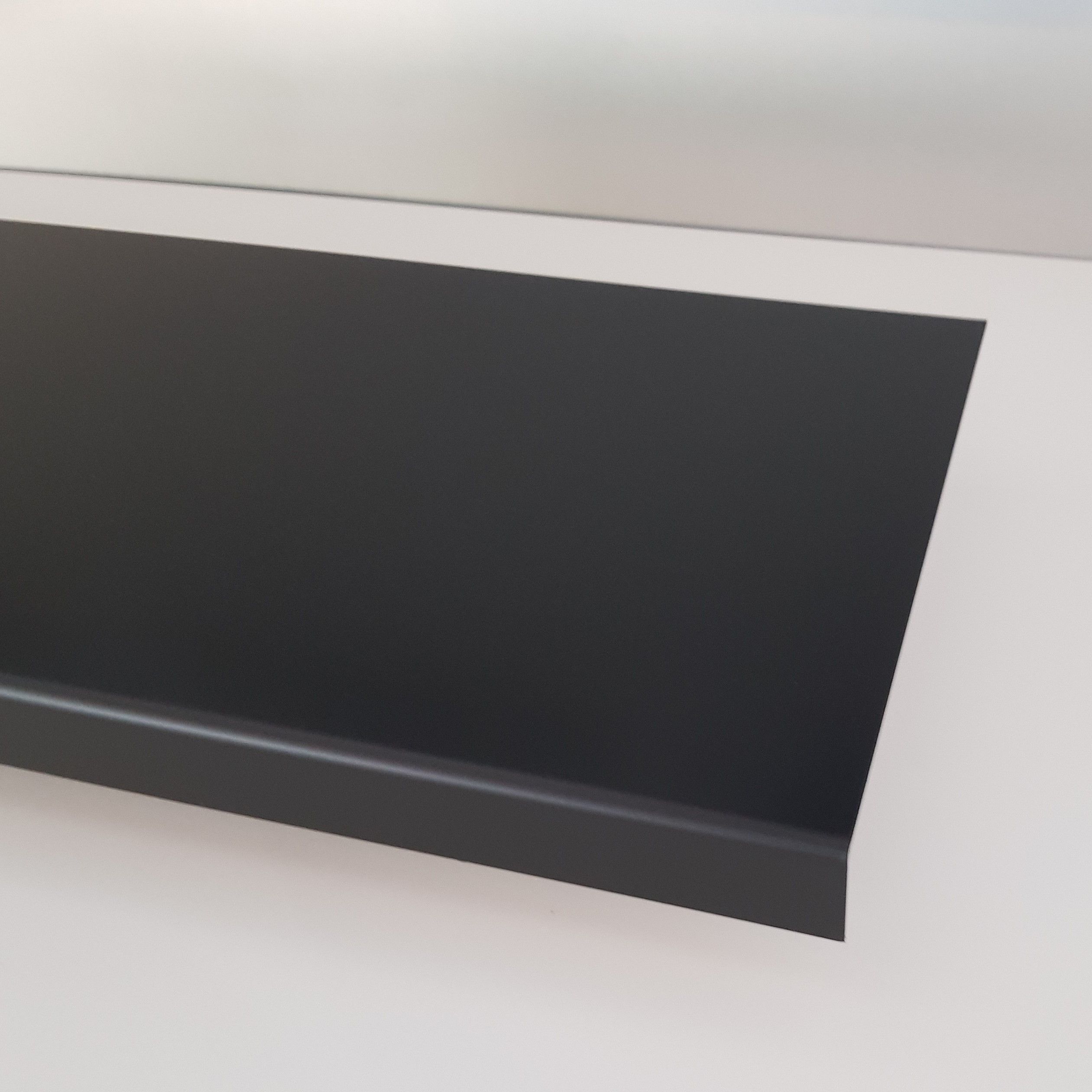 Bande de rive Noir, RAL 9005, épaisseur 1 mm, 1 pli retour 2cm ...