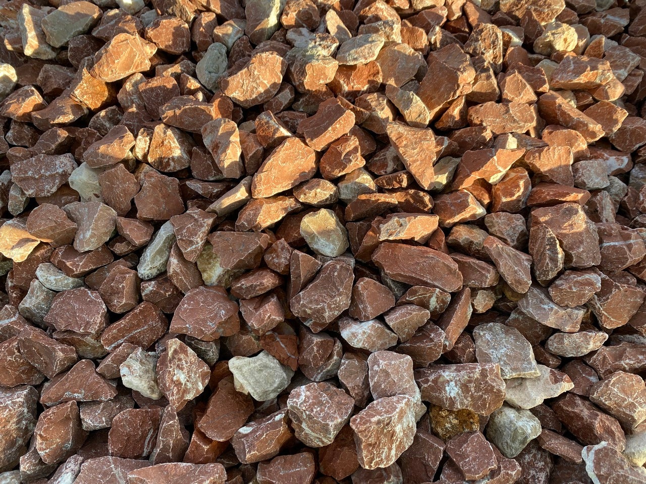 Grava Roja Mármol Big bag 1.000 kg. / 3-6 mm | Leroy Merlin