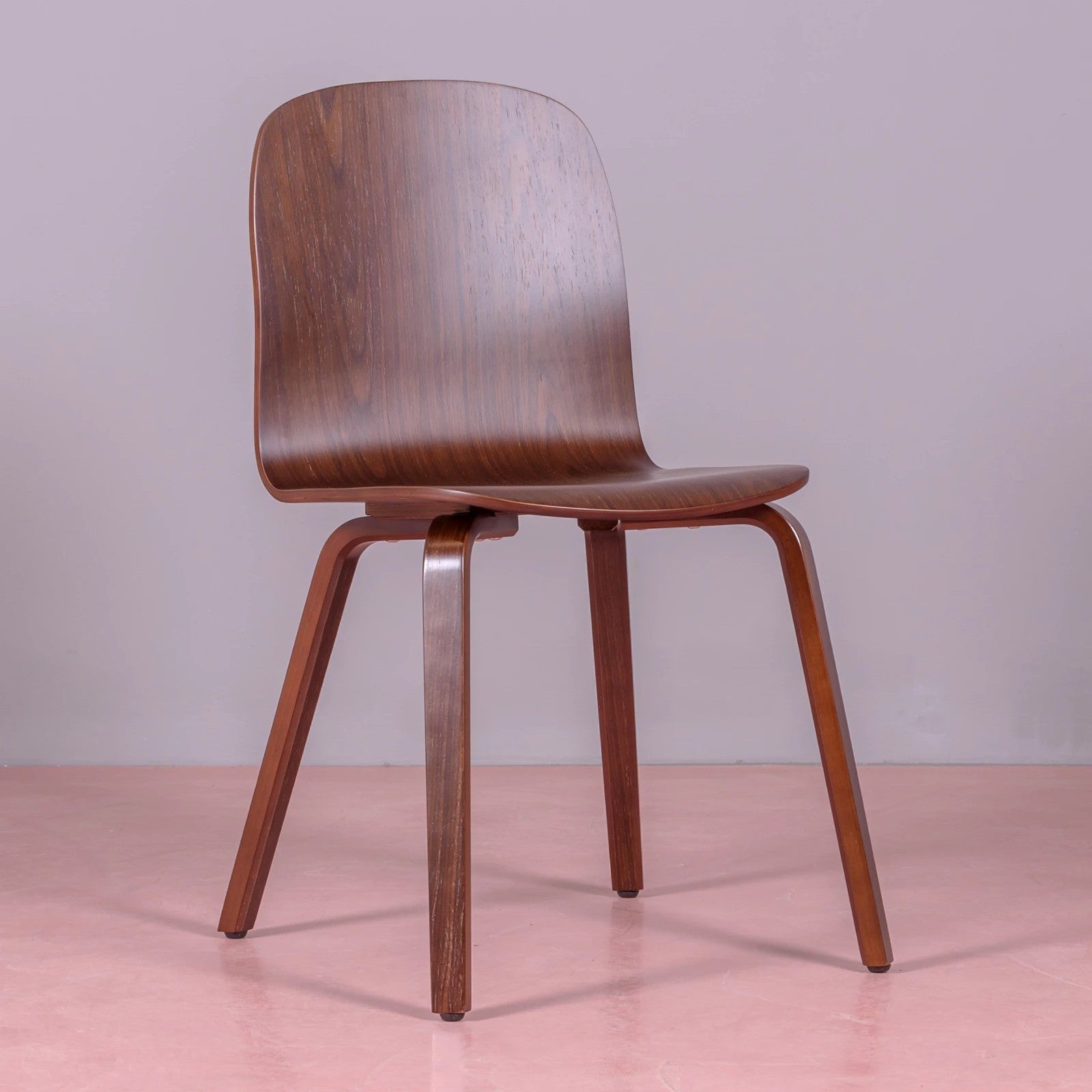 Chaise design scandinave en bois de noyer - Hut | Leroy Merlin