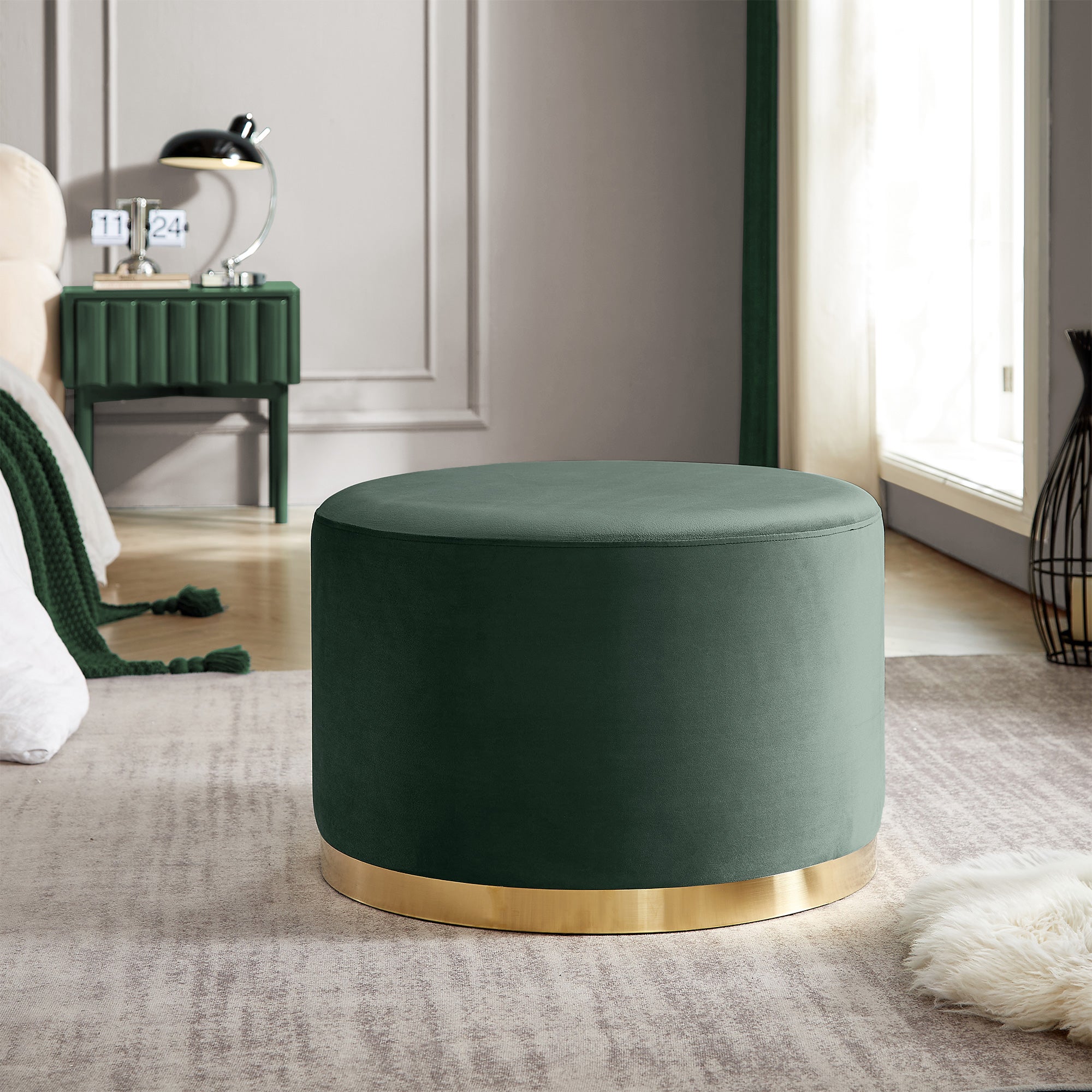 Pouf CHARLOTTE II Velours Vert sapin et Métal Doré | Leroy Merlin