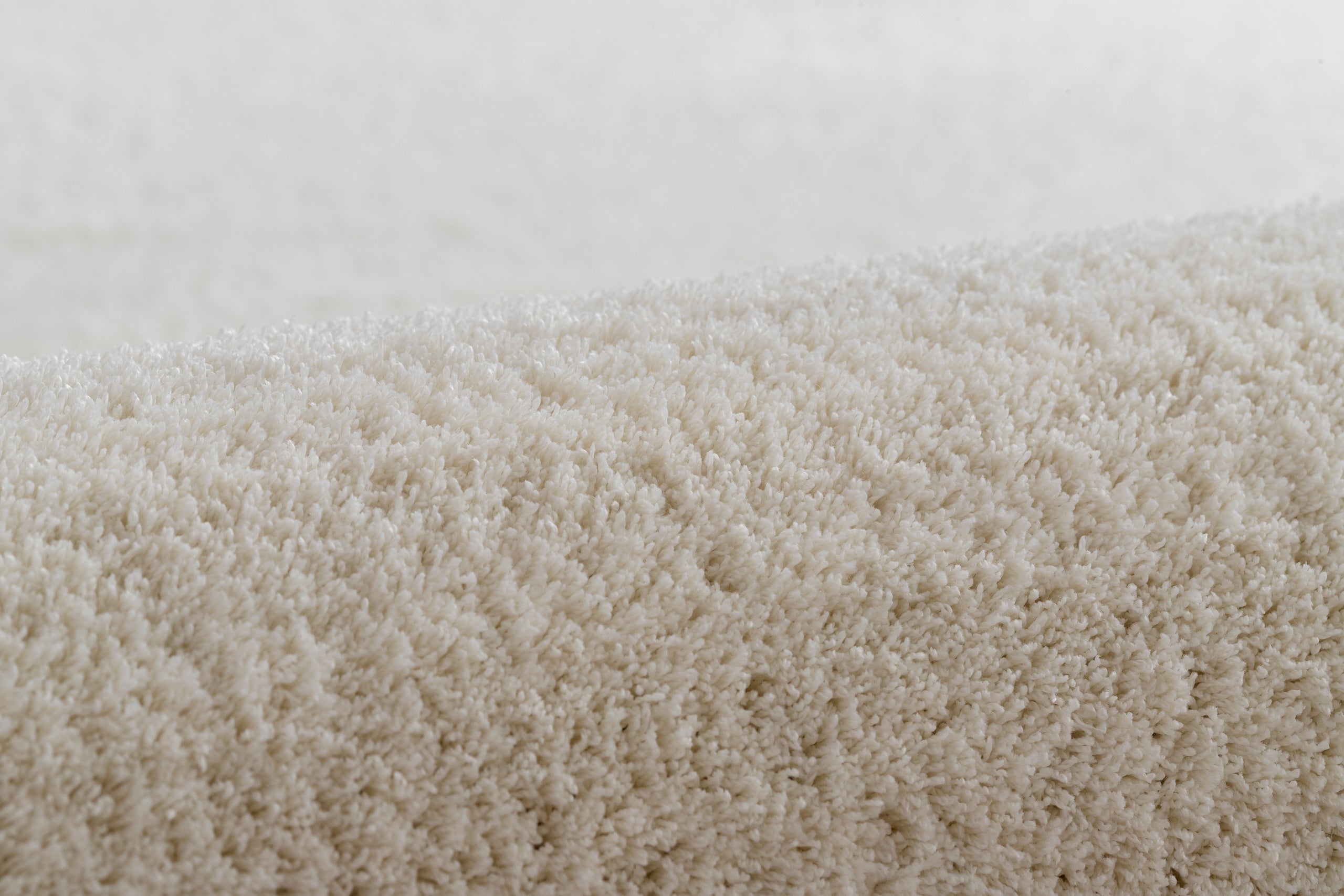 Moqueta VELVET MICRO crema llanura color sólido 300x300 cm | Leroy Merlin