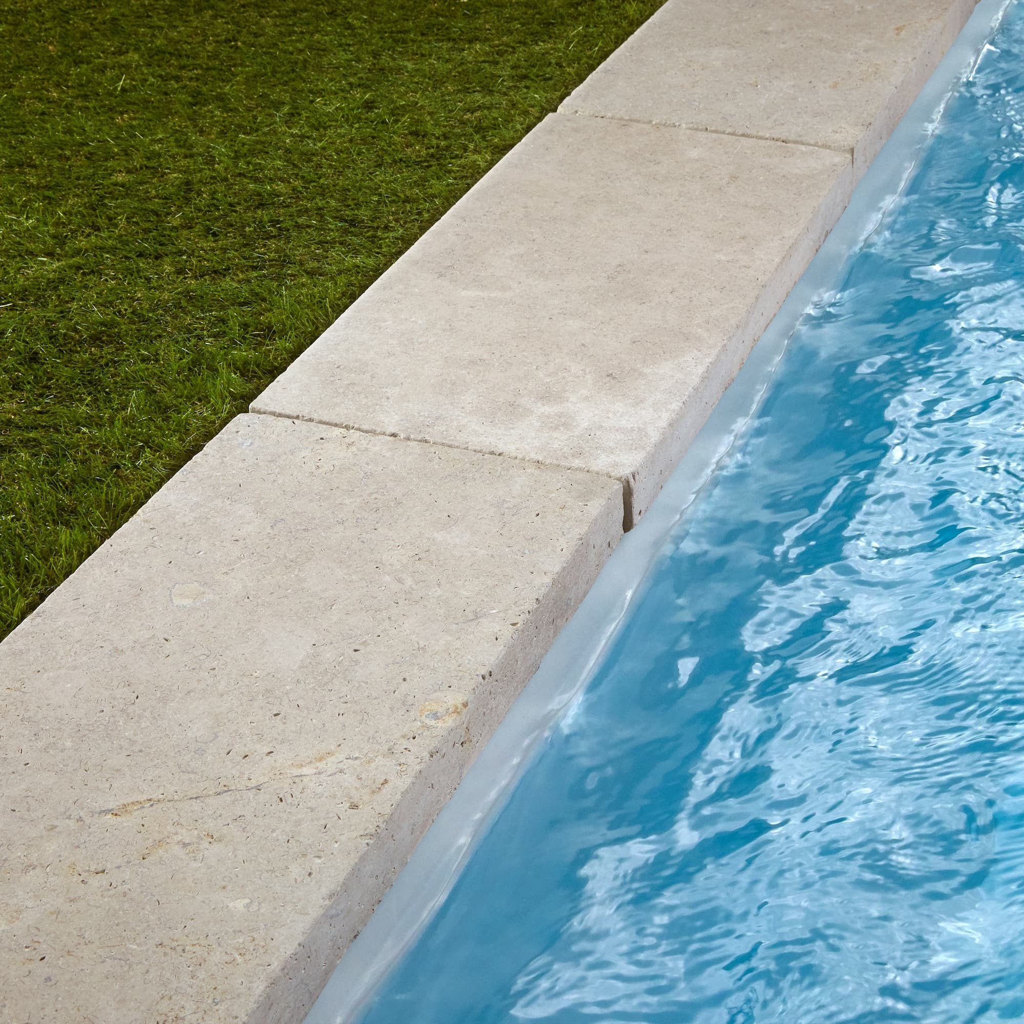 Margelle de piscine Pierre Naturelle Egypte Beige 60x30x3-5cm avec ...