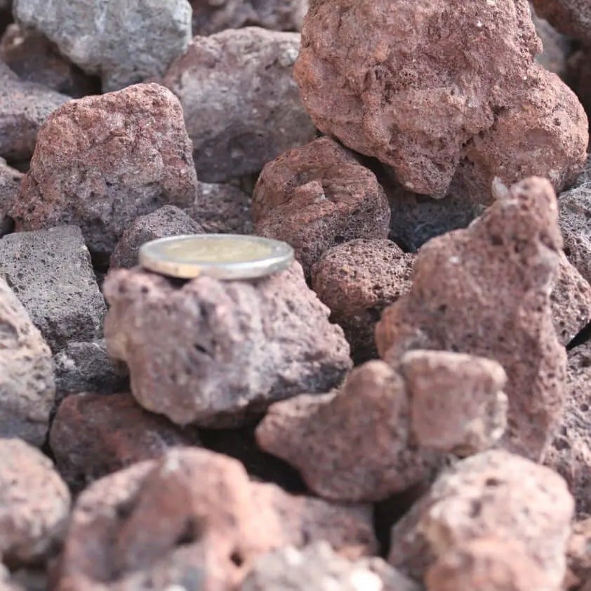 Grava Volcánica Roja / Big bag 1.000 L. | 1 m³ / 25-50 mm | Leroy Merlin