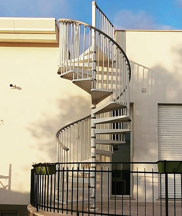 Escalier colimaçon extérieur 13 marches - Hauteur à franchir de 2.73 à ...