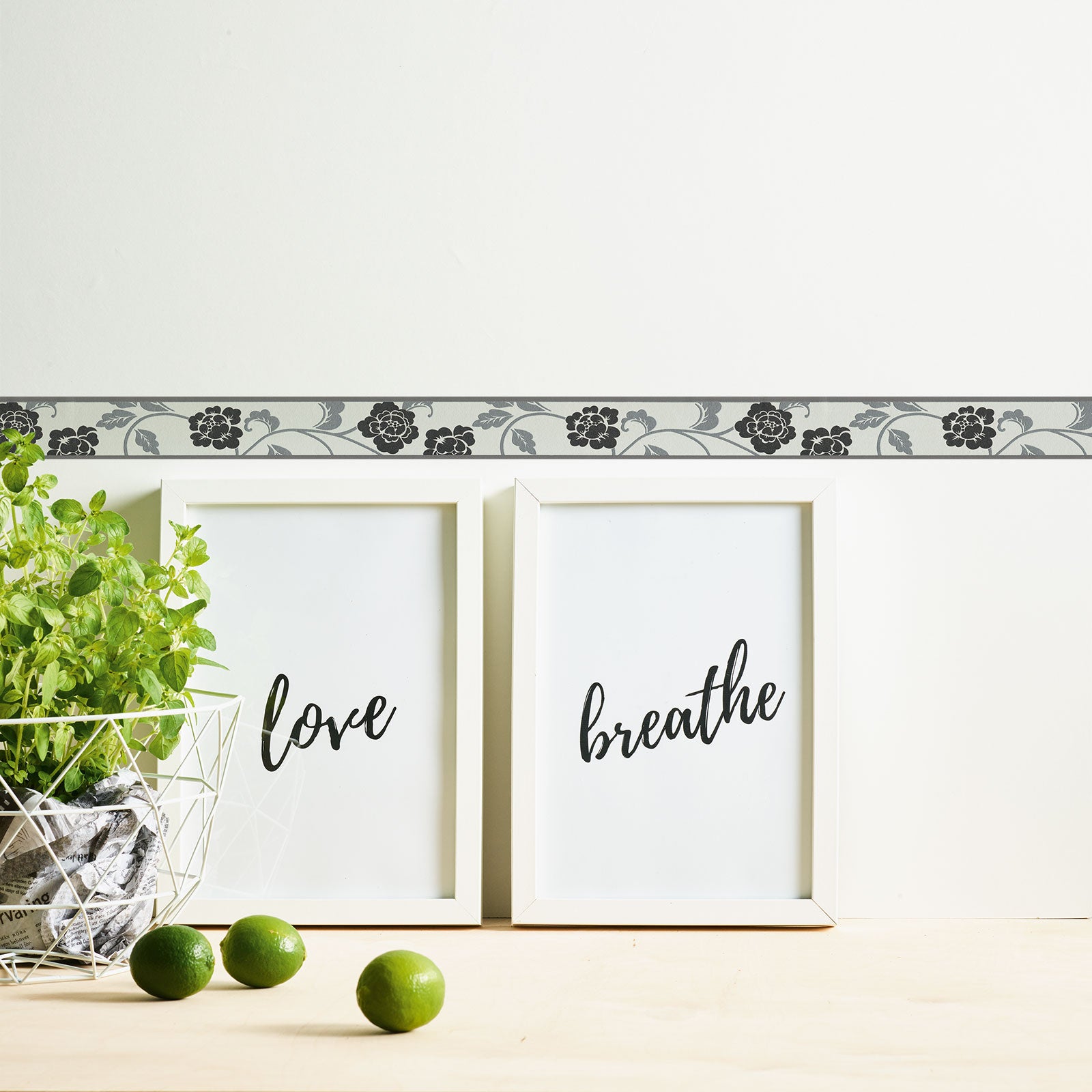 Frise papier peint fleuri pour salon élégant Frise tapisserie noire ...