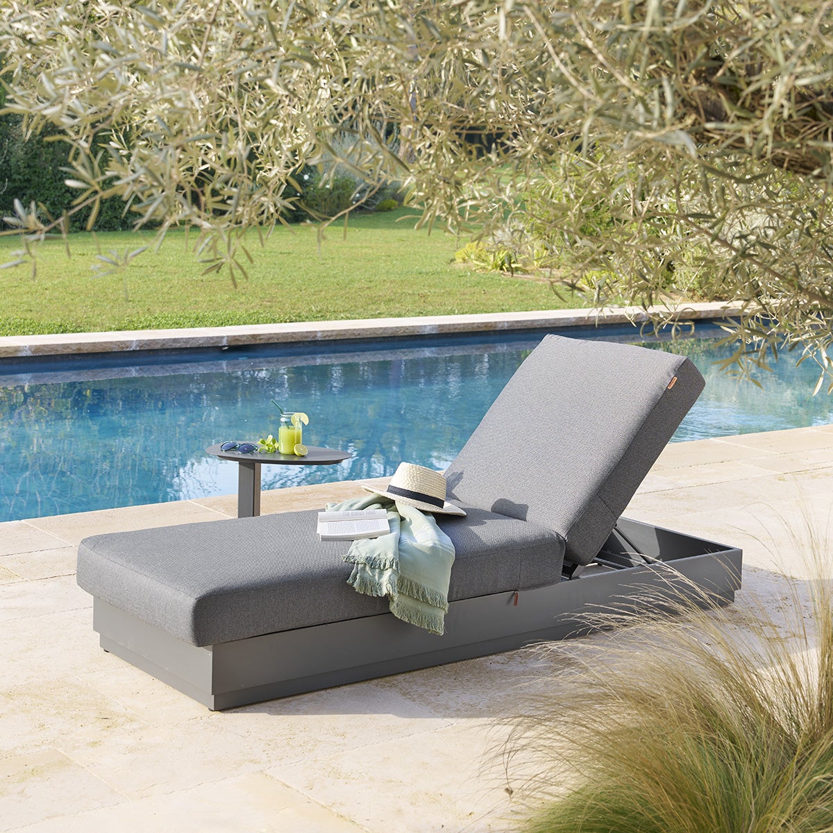 Lit de piscine "Allure" graphite polyester et aluminium - Hespéride ...