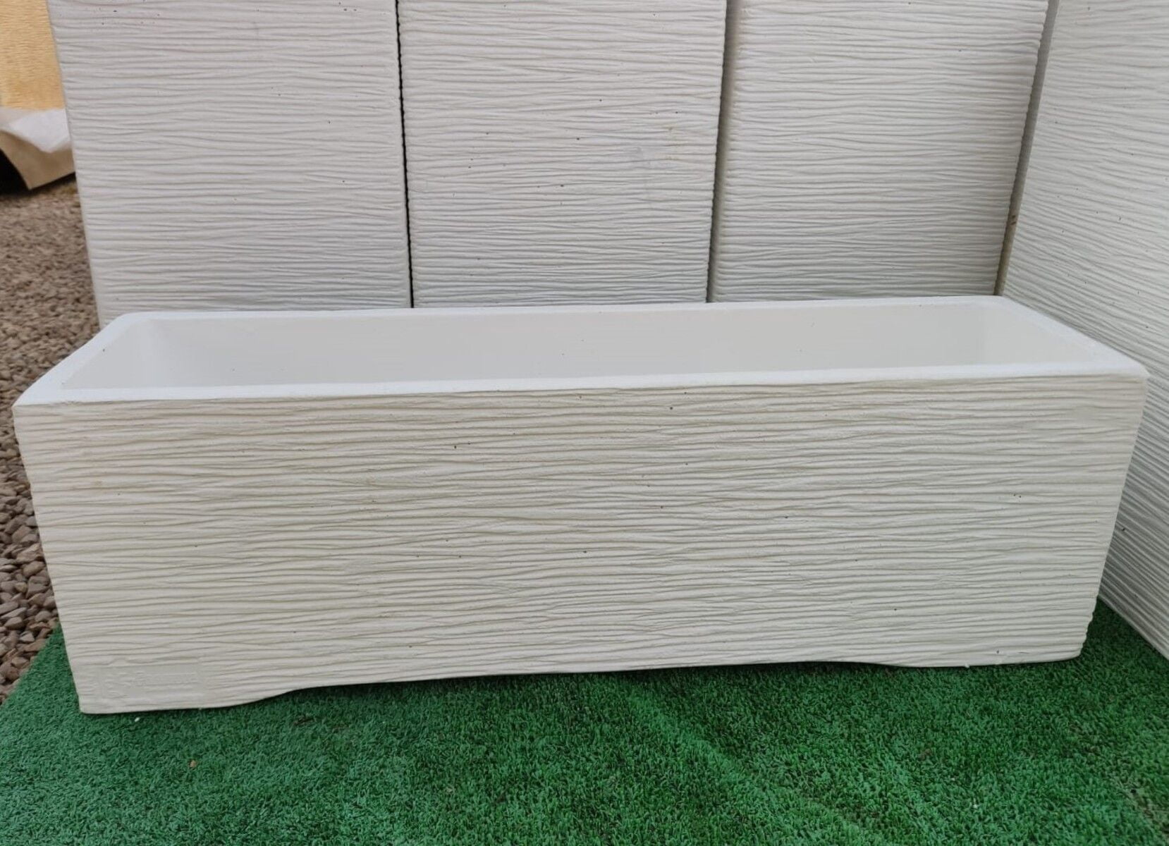 Jardinière Pacifique 60x17x19cm. Béton-pierre allégé blanc | Leroy Merlin