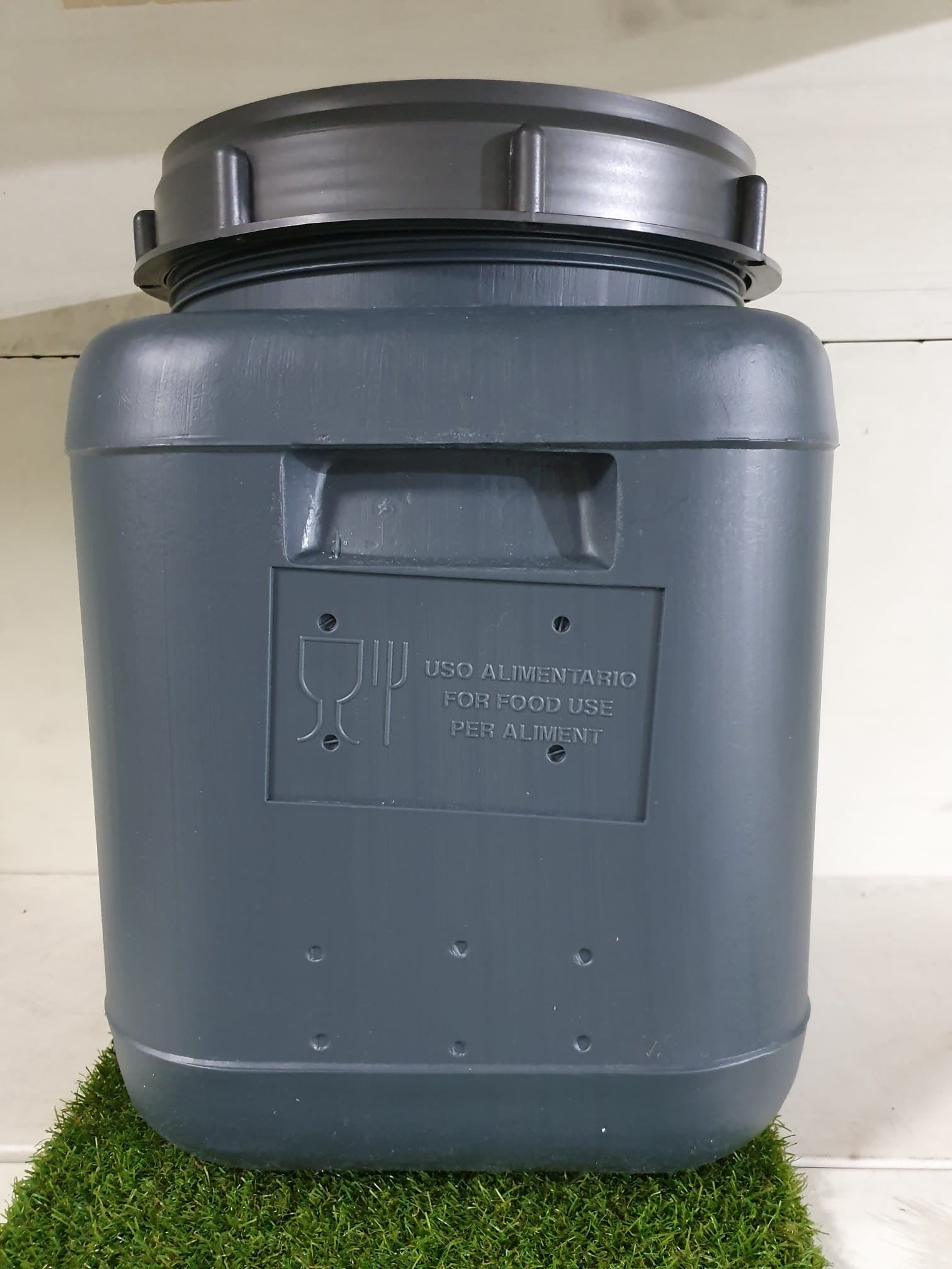 Bidón PVC 20 litros tapa con rosca-Cuadrado | Leroy Merlin