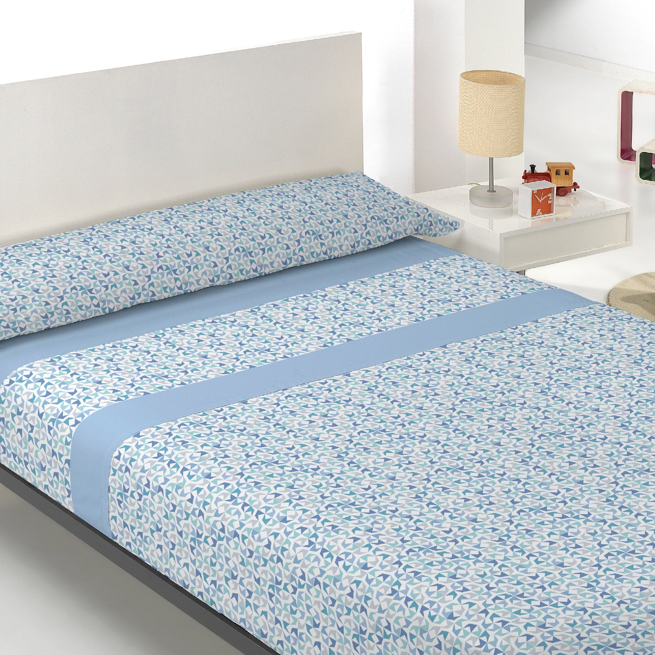 Juego Sábanas Microfibra Xels Azul cama 135cm Donegal Collections ...