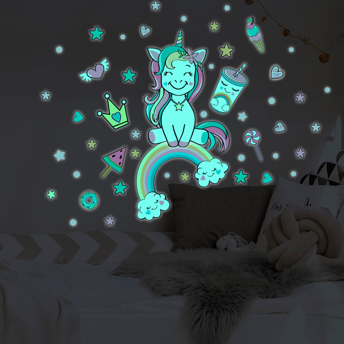 Sticker phosphorescent lumineux - LICORNE REINE DES FRIANDISES ...